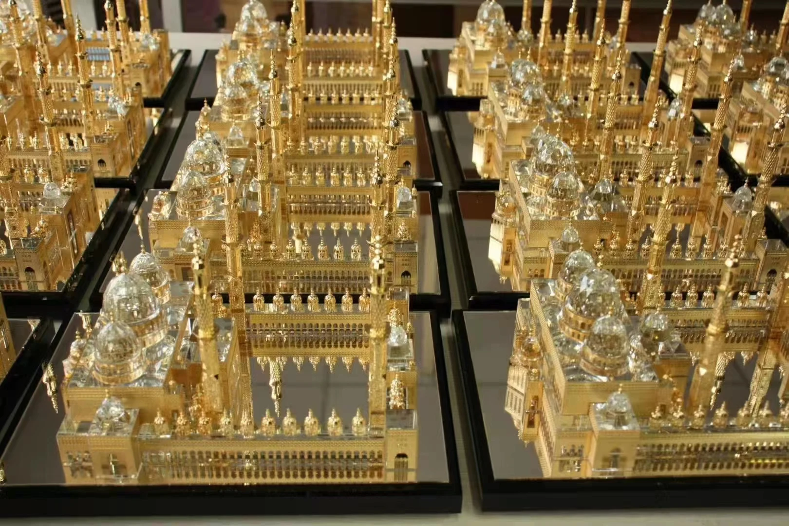 Madina Mosque Scale Crystal Kaaba Model - Souvenir Gift