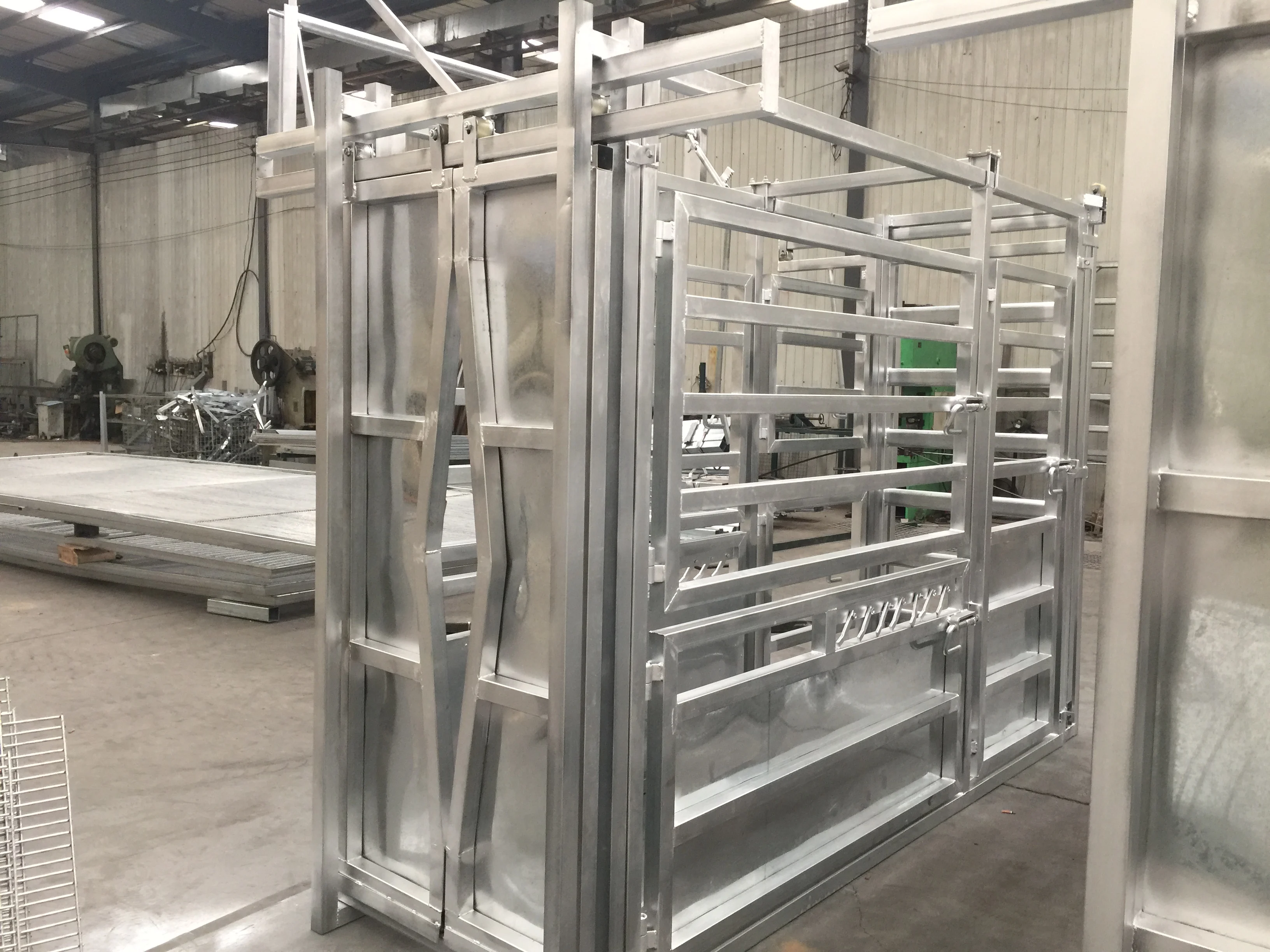 Galvanized Vet Squeeze Cattle Crush Cattleman Vet Crush Livestock ...