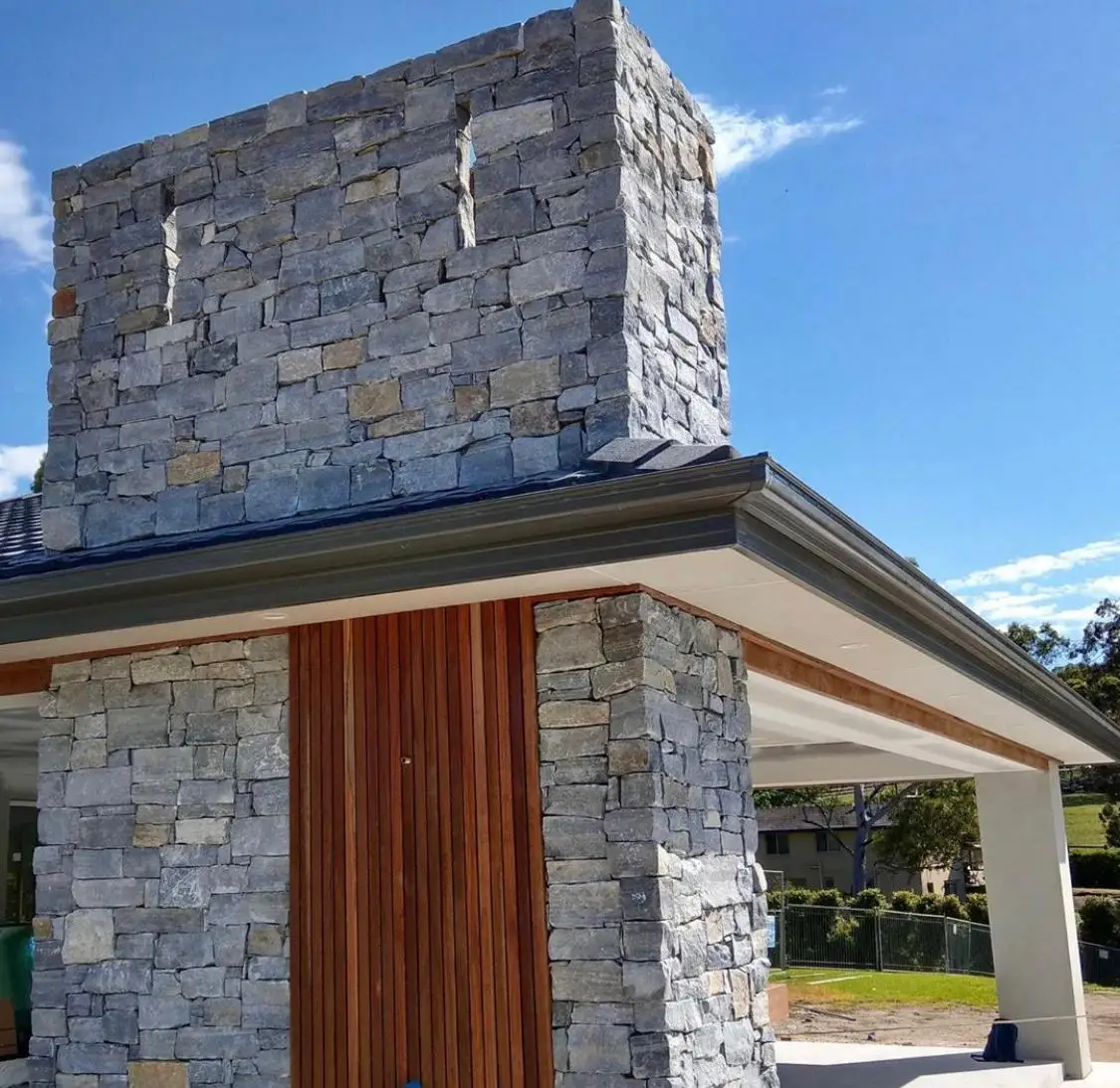 Exterior Stone Wall Ideas - Stylish & Durable Solutions