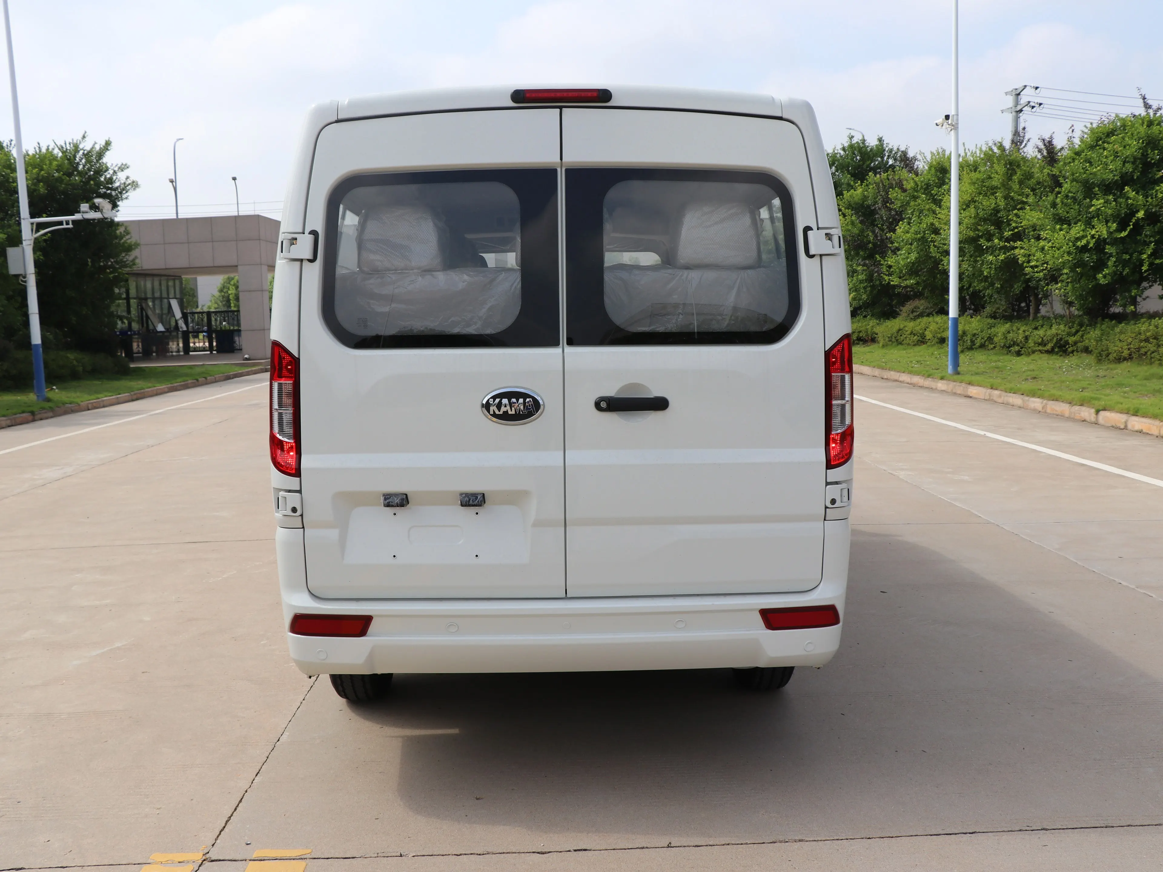 2024 KAMA ES7 Electric Vehicle - 14 Seats, 41.93kwh Battery