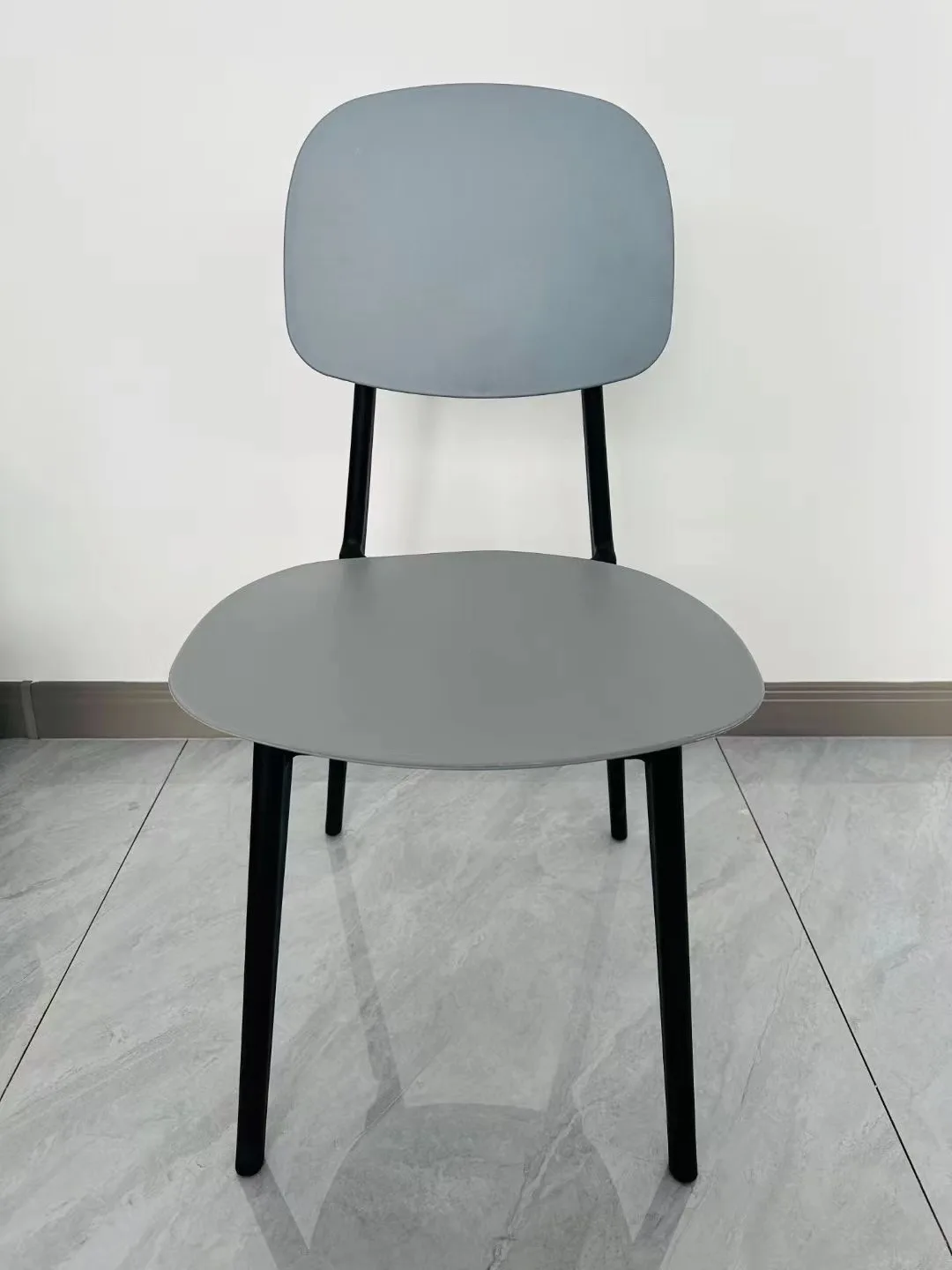 Modern And Simple Nordic Plastic Dining Chair With Instagram Backrest ...