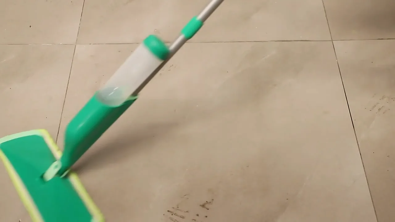 360 Degree Swivel Single Hand Operation Sticky Microfiber Cloth Spray ...