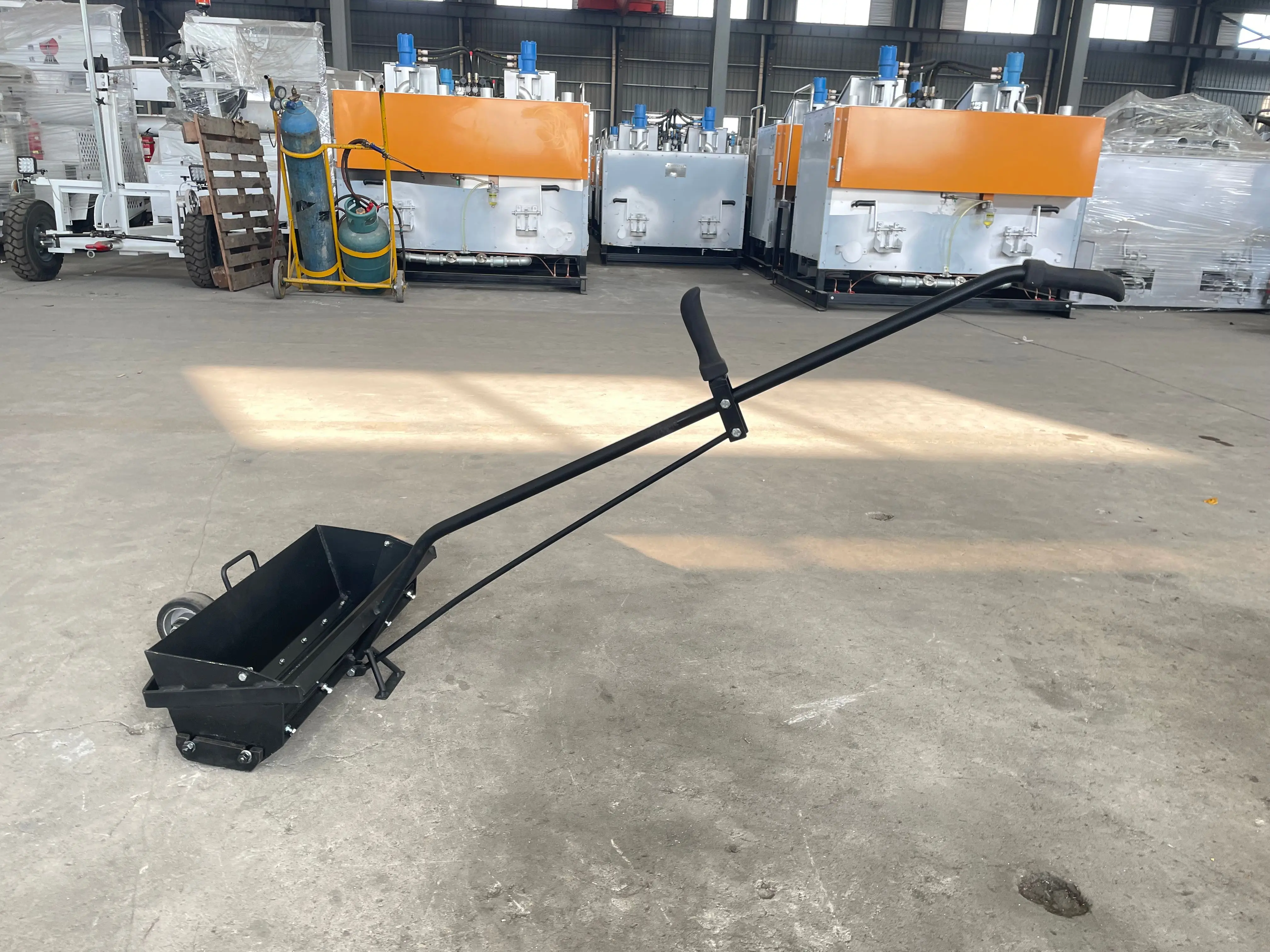 Heavsty Road Marking Bucket - Efficient Thermoplastic Application