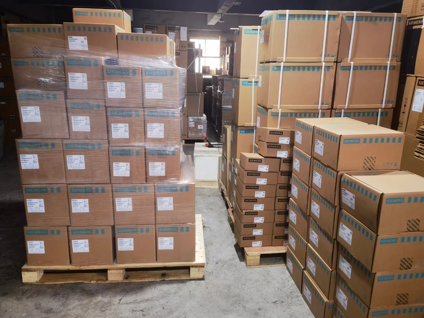 PLUTO B22 Safety Relay Module PLC Module 2TLA020070R4800| Alibaba.com