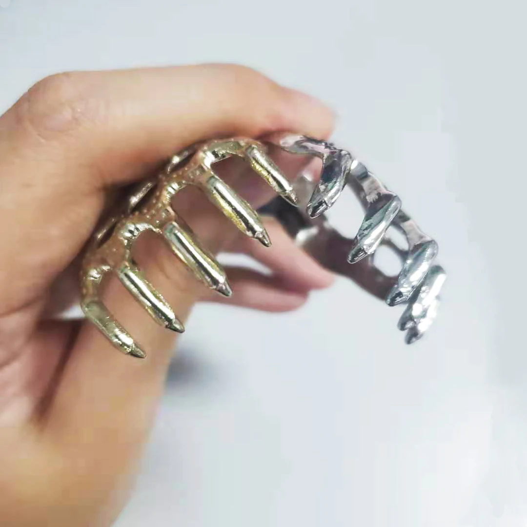 Customized Logo Electroplating Claw Back Scratcher