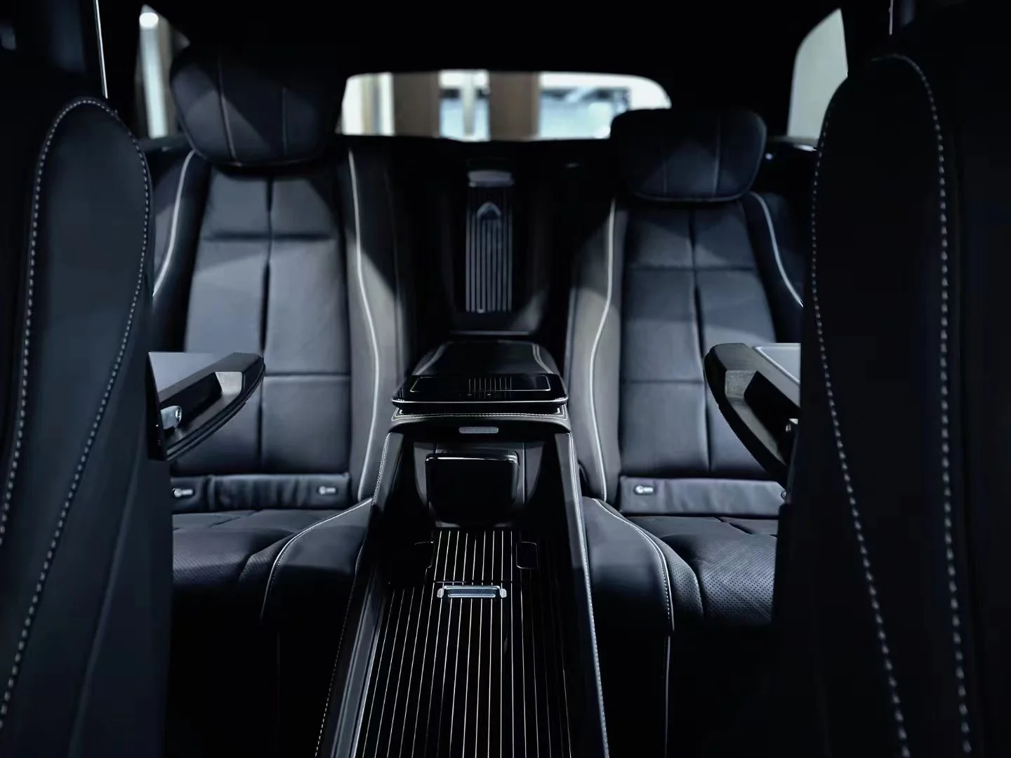 Upgrade Your GLS X167 with Luxury Maybach Interior Kit