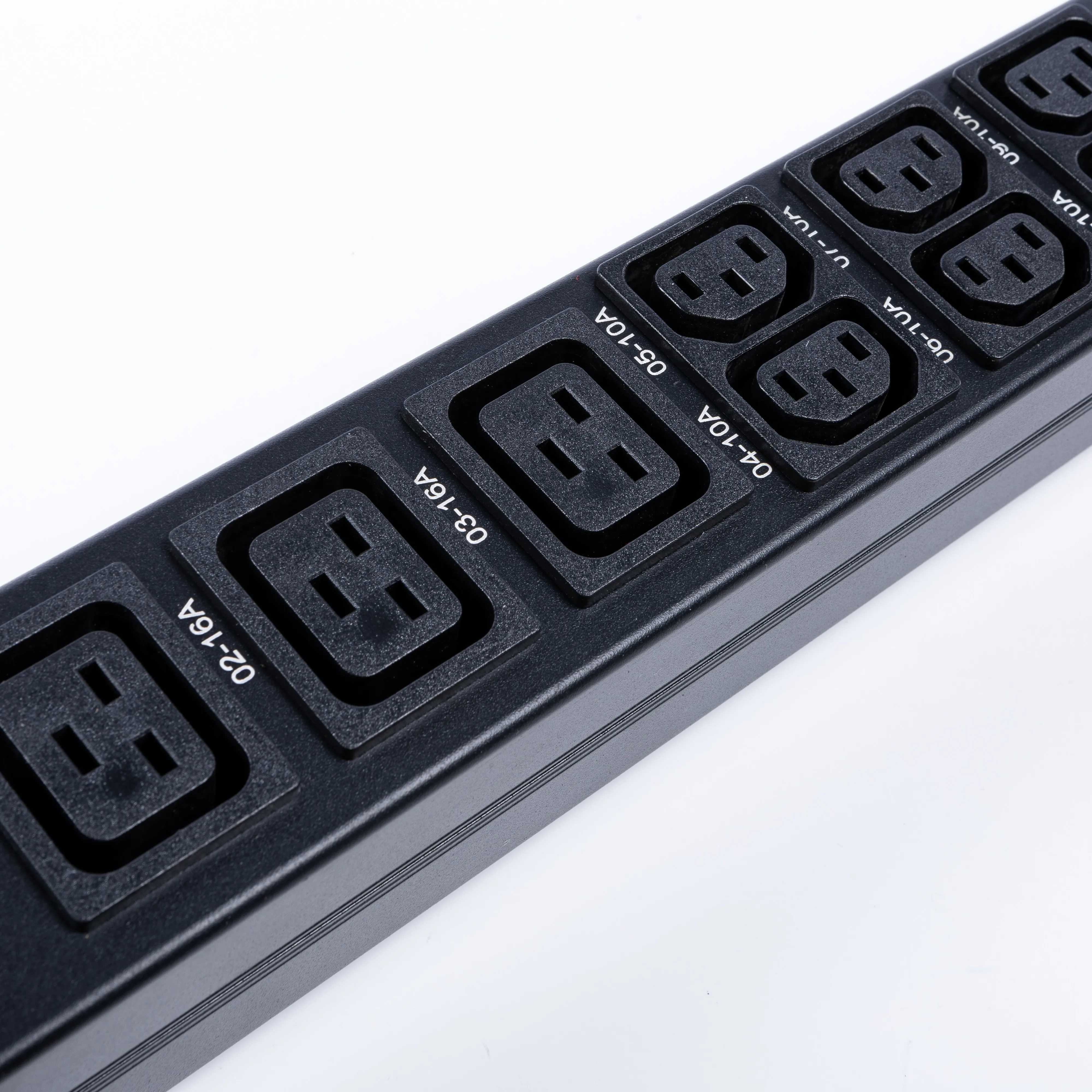 26-bits Iec C13 C19 Vertically Mount Liquid Magnetic Circuit Breaker 485 Tcp/ip Monitoring Smart ...