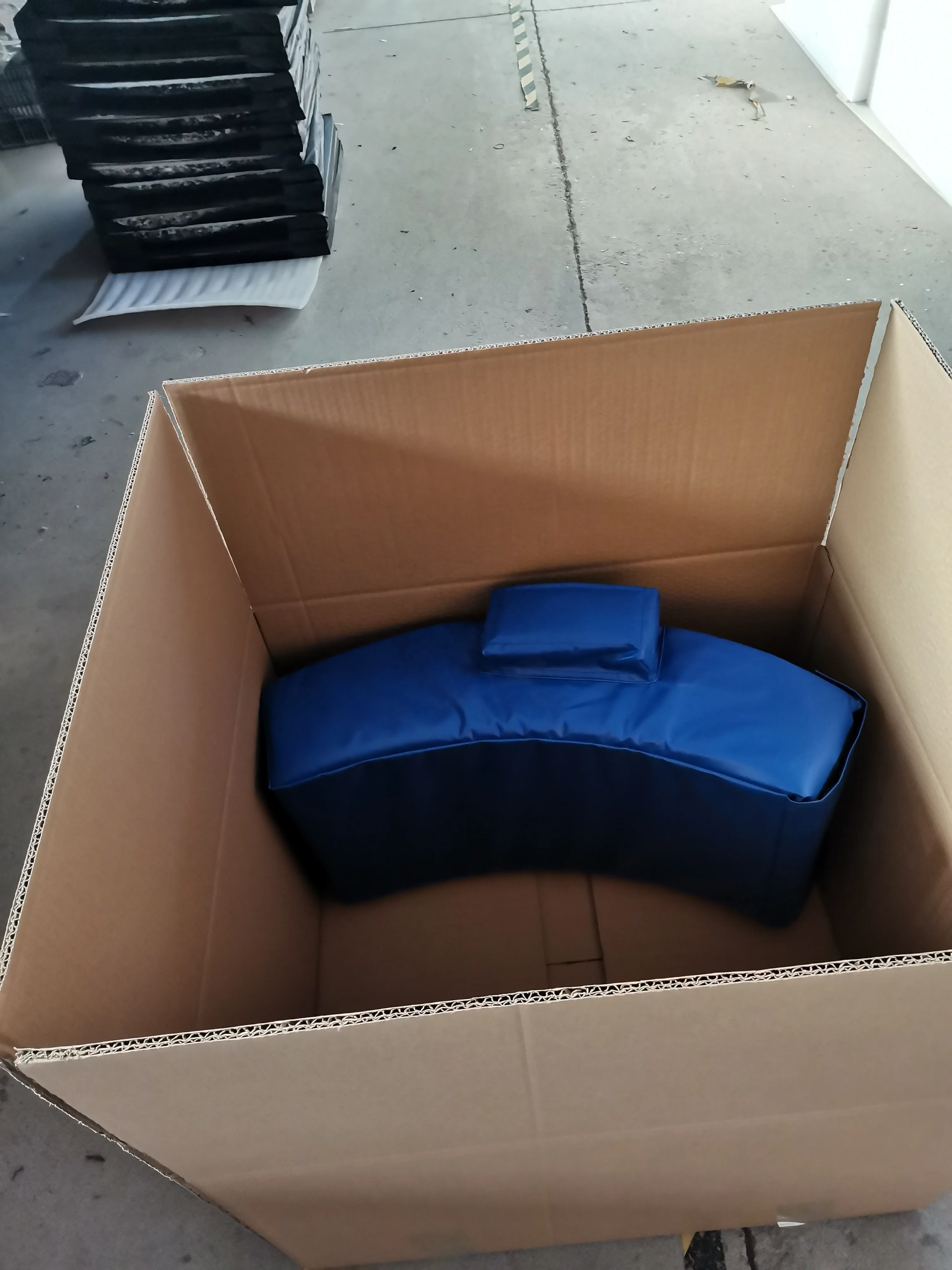 Rugby Football Profile Curved Tackle Shield Pad - Buy Rugby Tackle ...