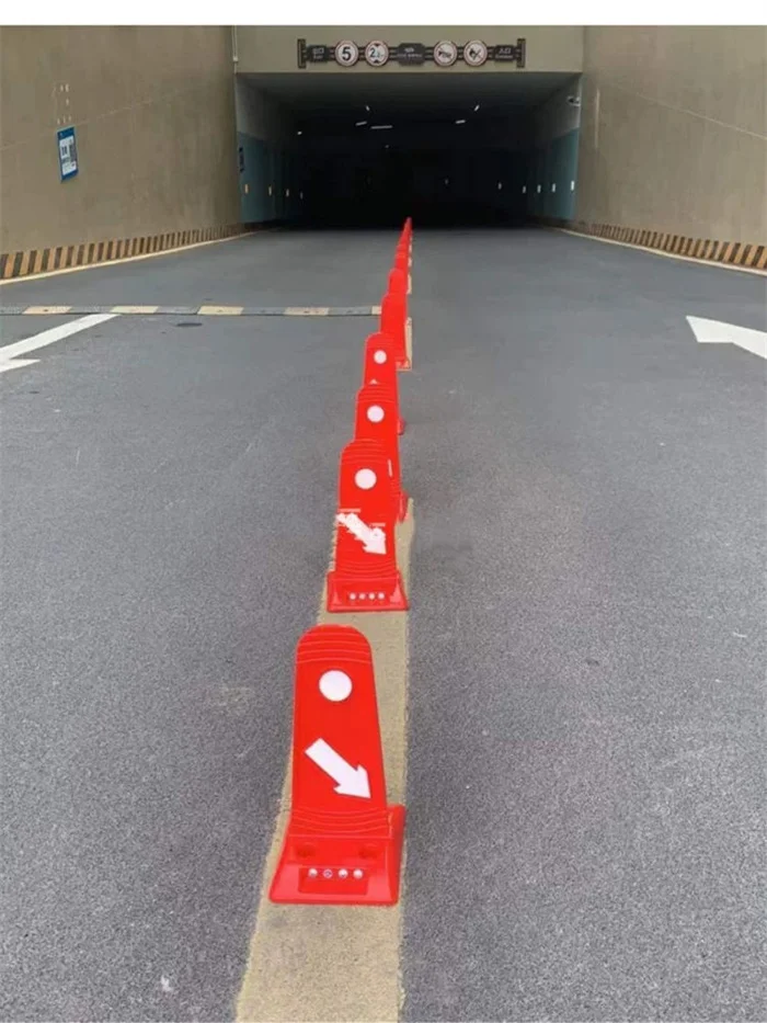 Highway Guidance Sign Road Separators Marking TPU Flexible Reflective ...