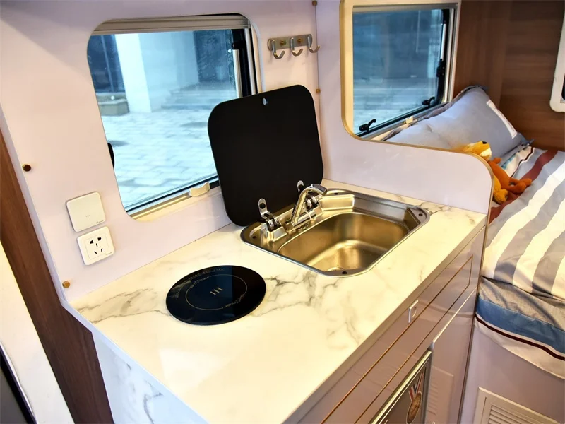 Maxus V80 China Luxury Caravan Campervan Motor Home Rv Camper Motorhome ...