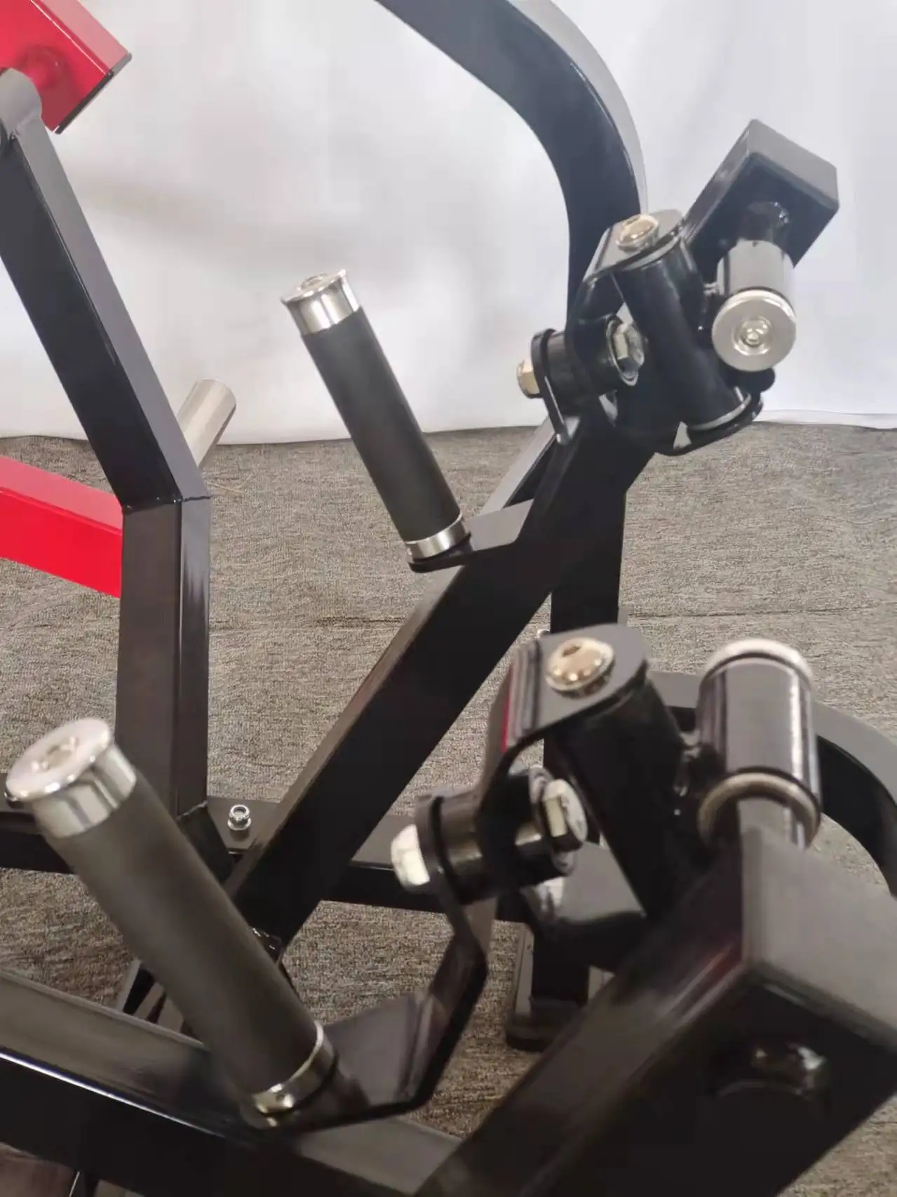 Gym Equipment - Seated Row Machine for Strength Training