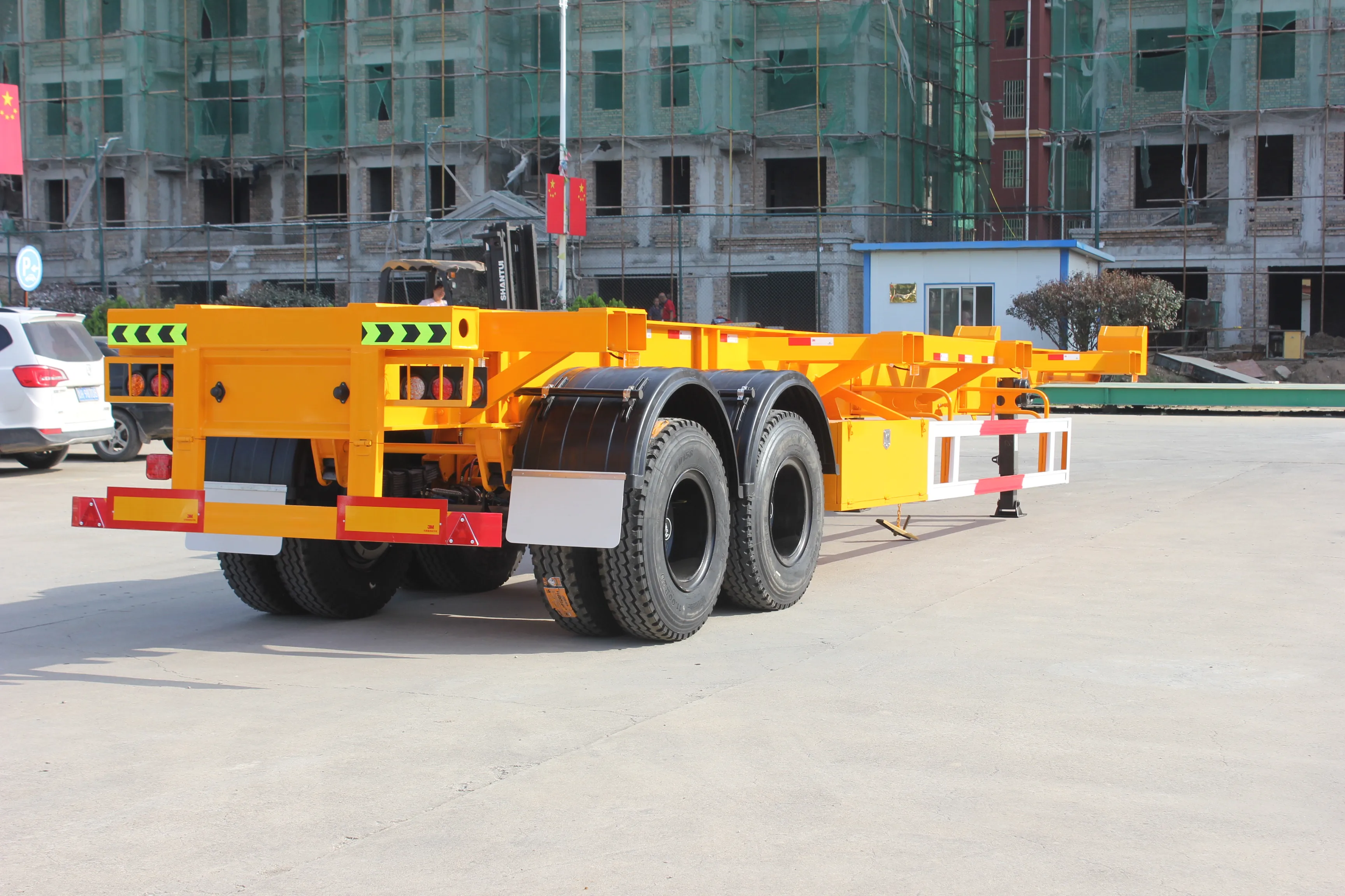 20ft Shipping Container Trailer/12500mm Tri-axle Skeleton Semi Trailer ...