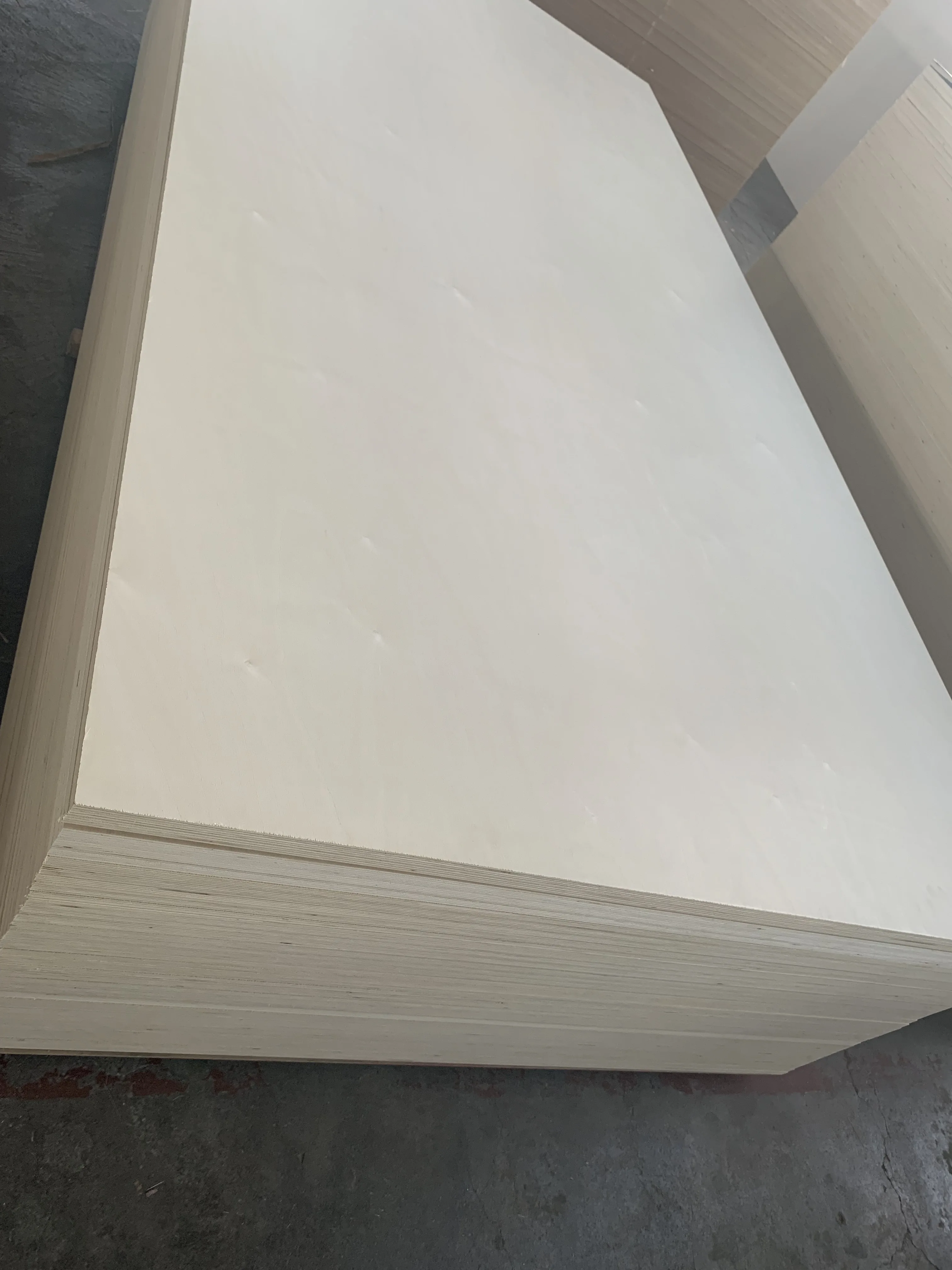 Full Birch Plywood - Durable and Stylish Decorative Panels