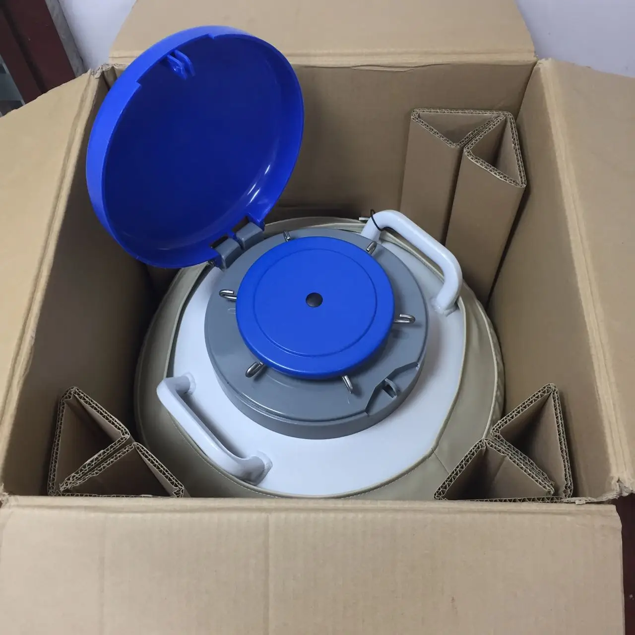 35l Large Mouth Caliber Liquid Nitrogen Tank With 10 Canister For Lab ...