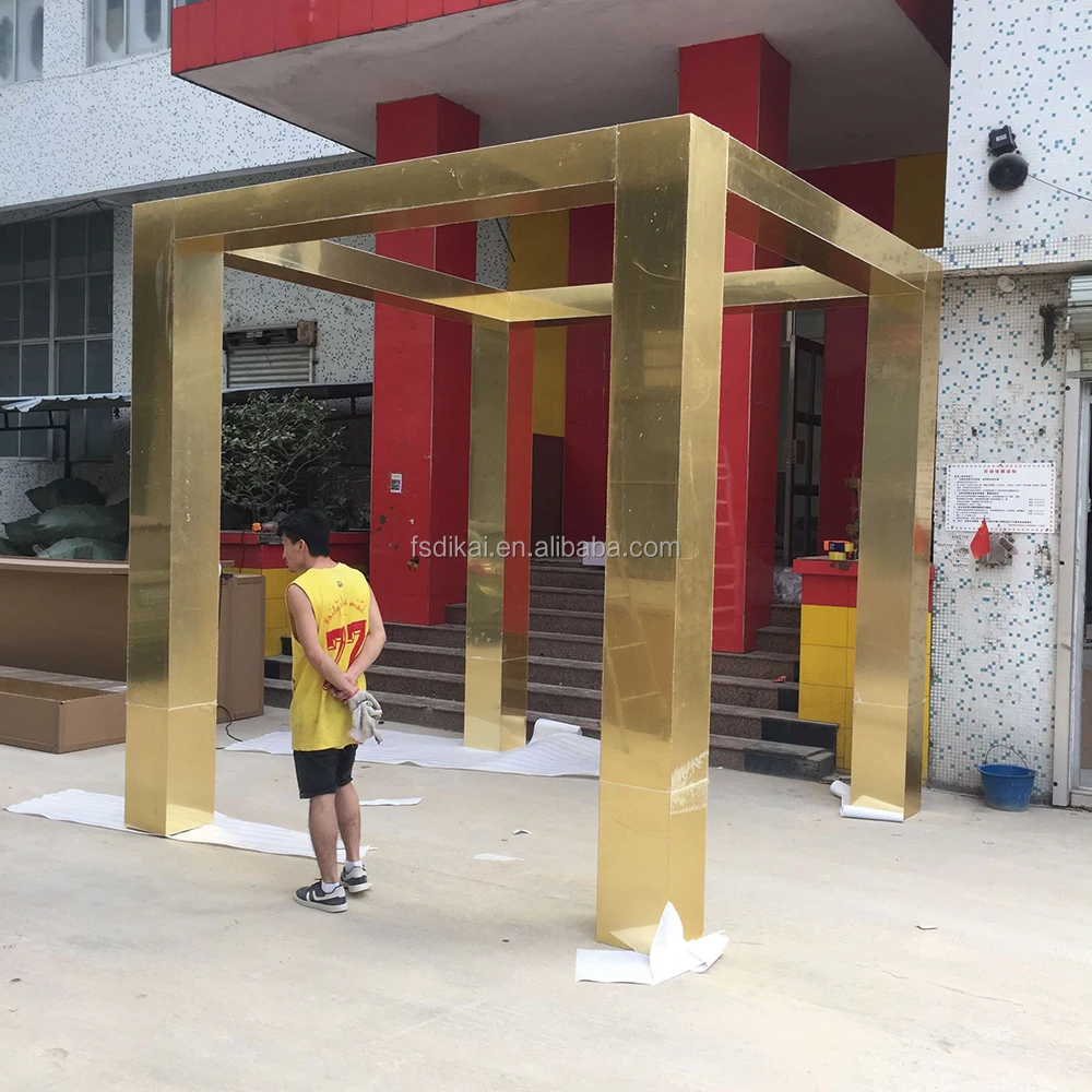 Modern Square Golden Mirrored Mandap Acrylic Columns Wedding ...