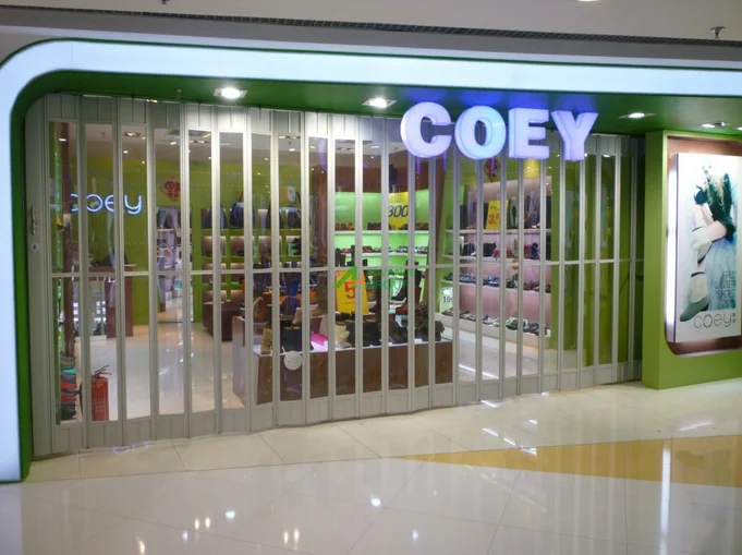Durable Transparent Polycarbonate Sliding Doors for Commercial