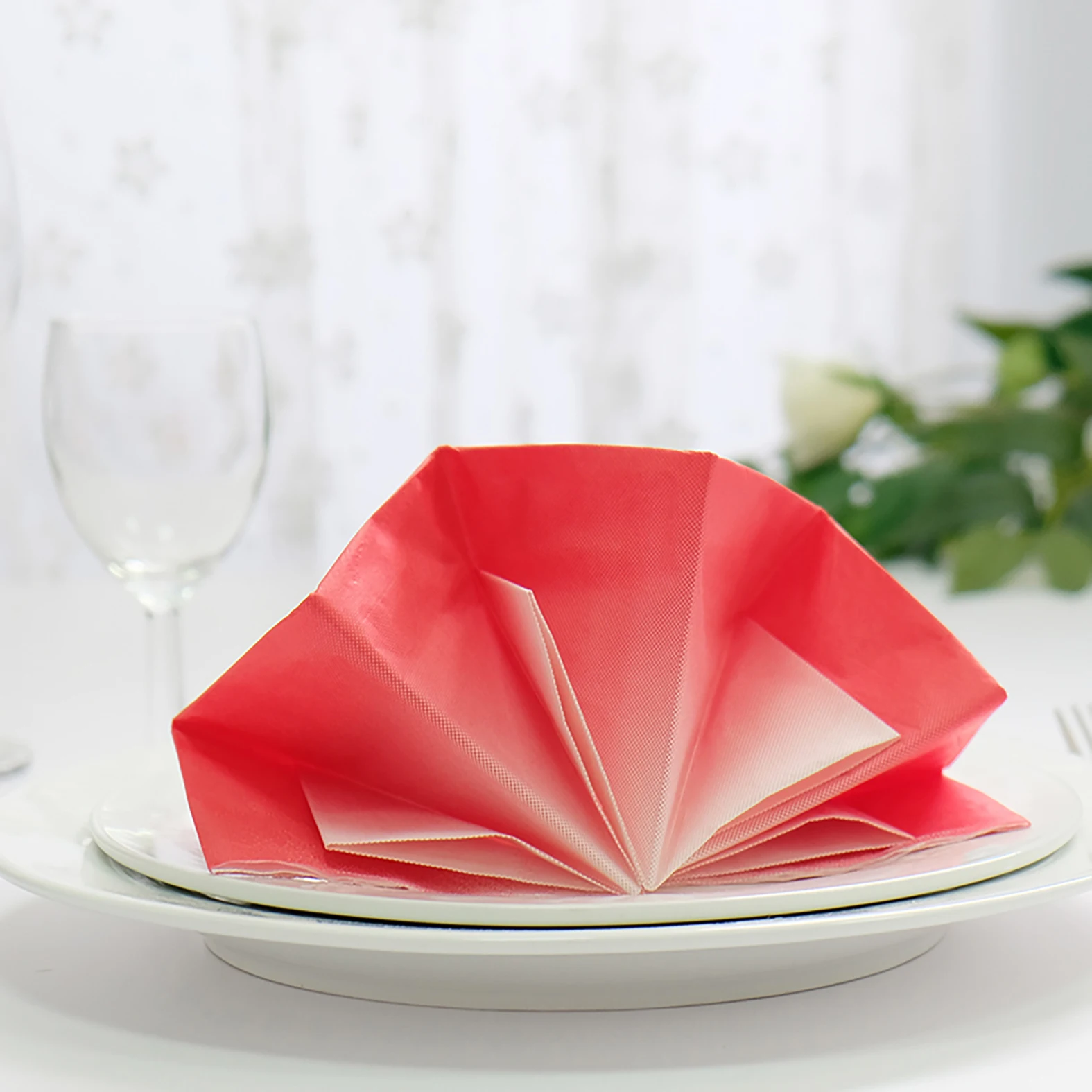 Santian 3-Layer Black Pre-Folded Napkins - Perfect for Parties
