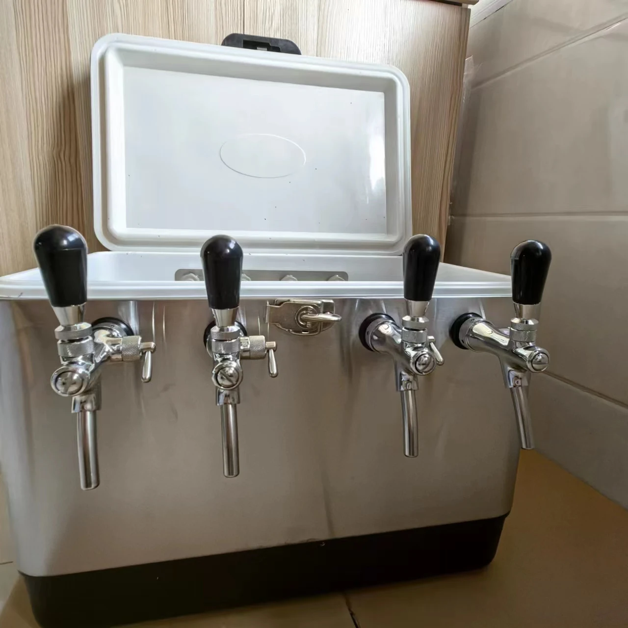 Cold Beer 3 Faucet Jockey Box - DIY Outdoor Draft Solution