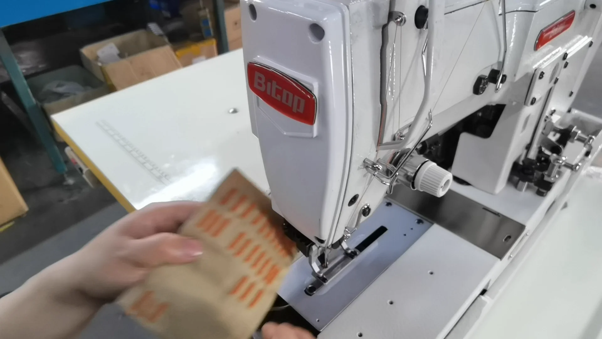 High Speed Industrial Buttonhole Machine Straight Shirt Button Hole ...