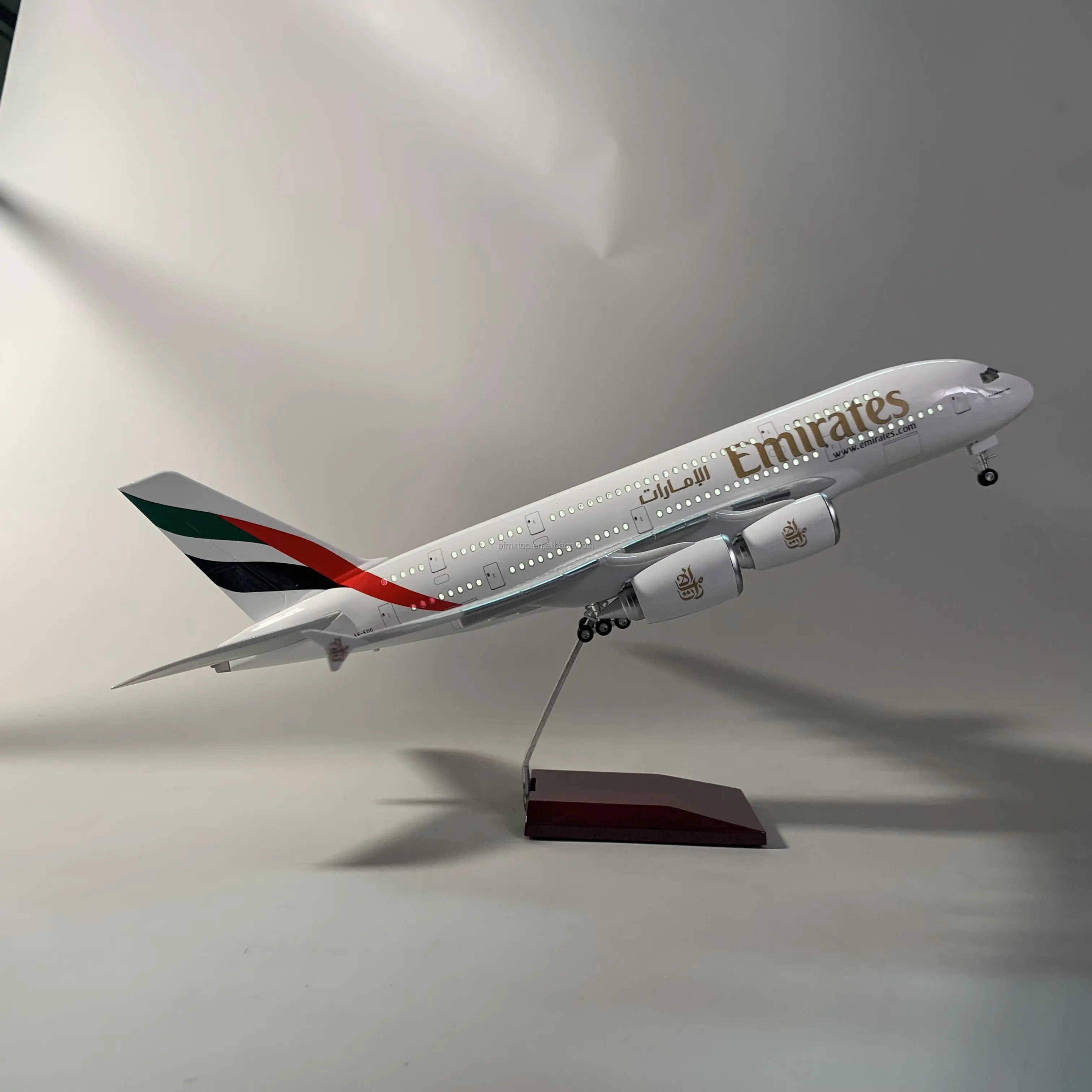 LED Resin Airplane Model Airbus A380 Emirates Airlines