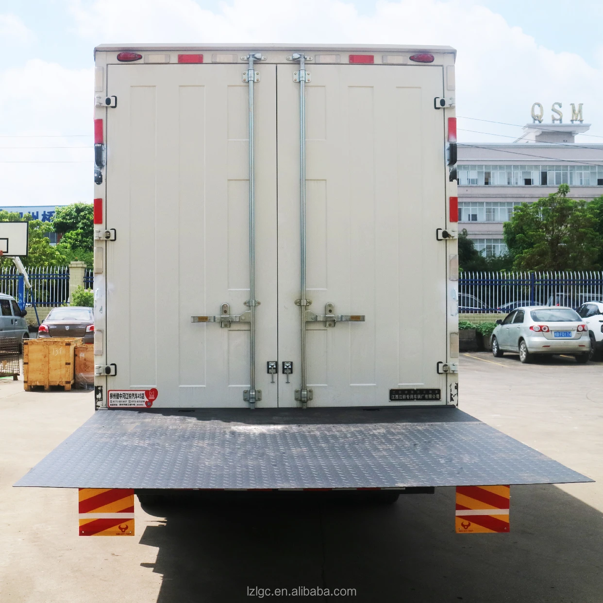 Refrigerated Box Van Cantilever Hydraulic Tail Lift Hydraulic Truck ...