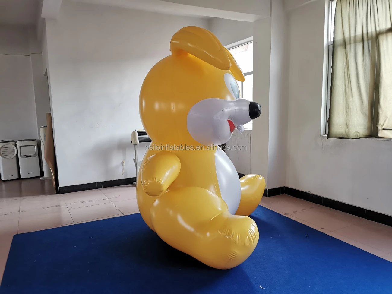 Customized Yellow PVC Inflatable Rabbit Model for Sale