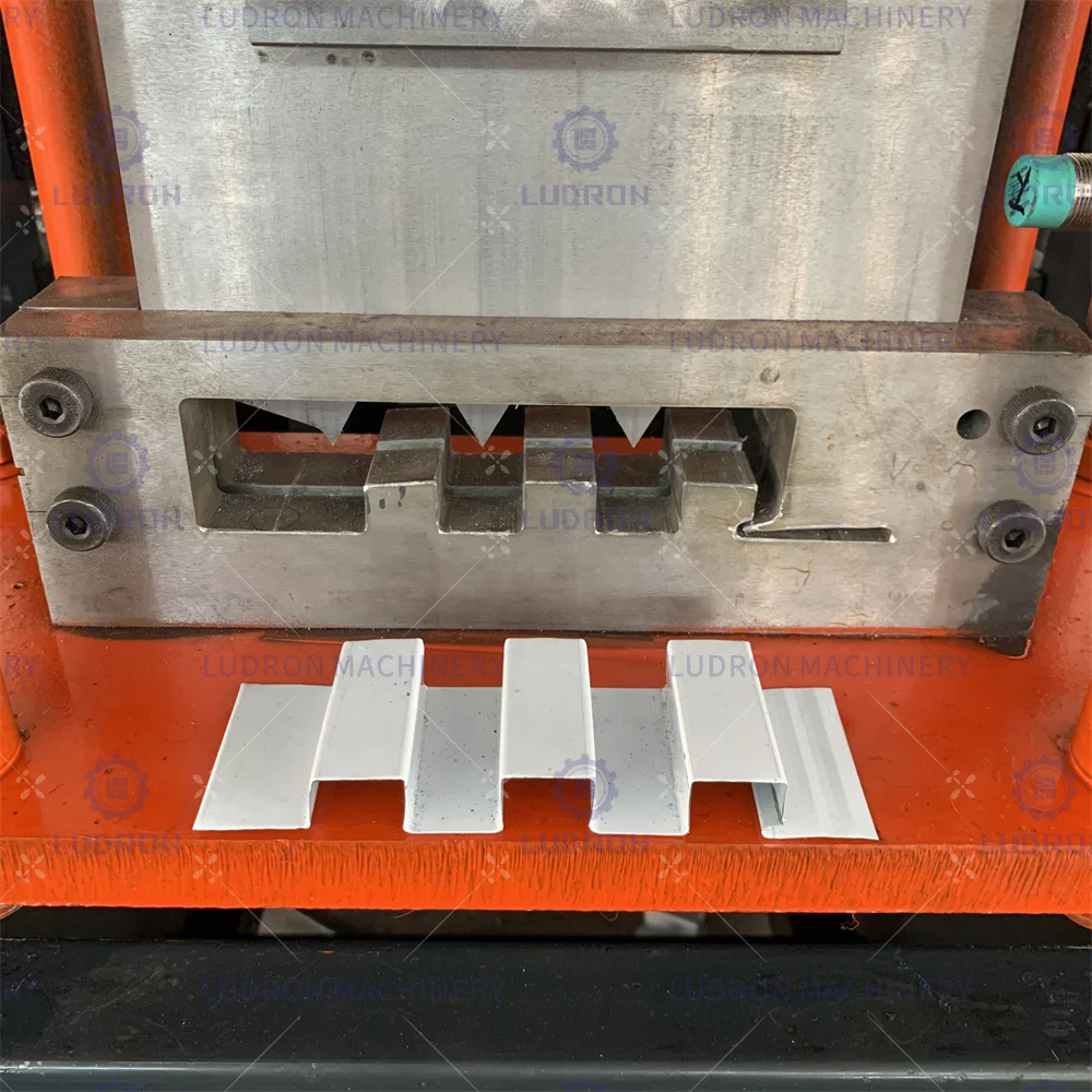 Gusset Plate Making Machine Great Wall Buckle Plate Forming Machines ...