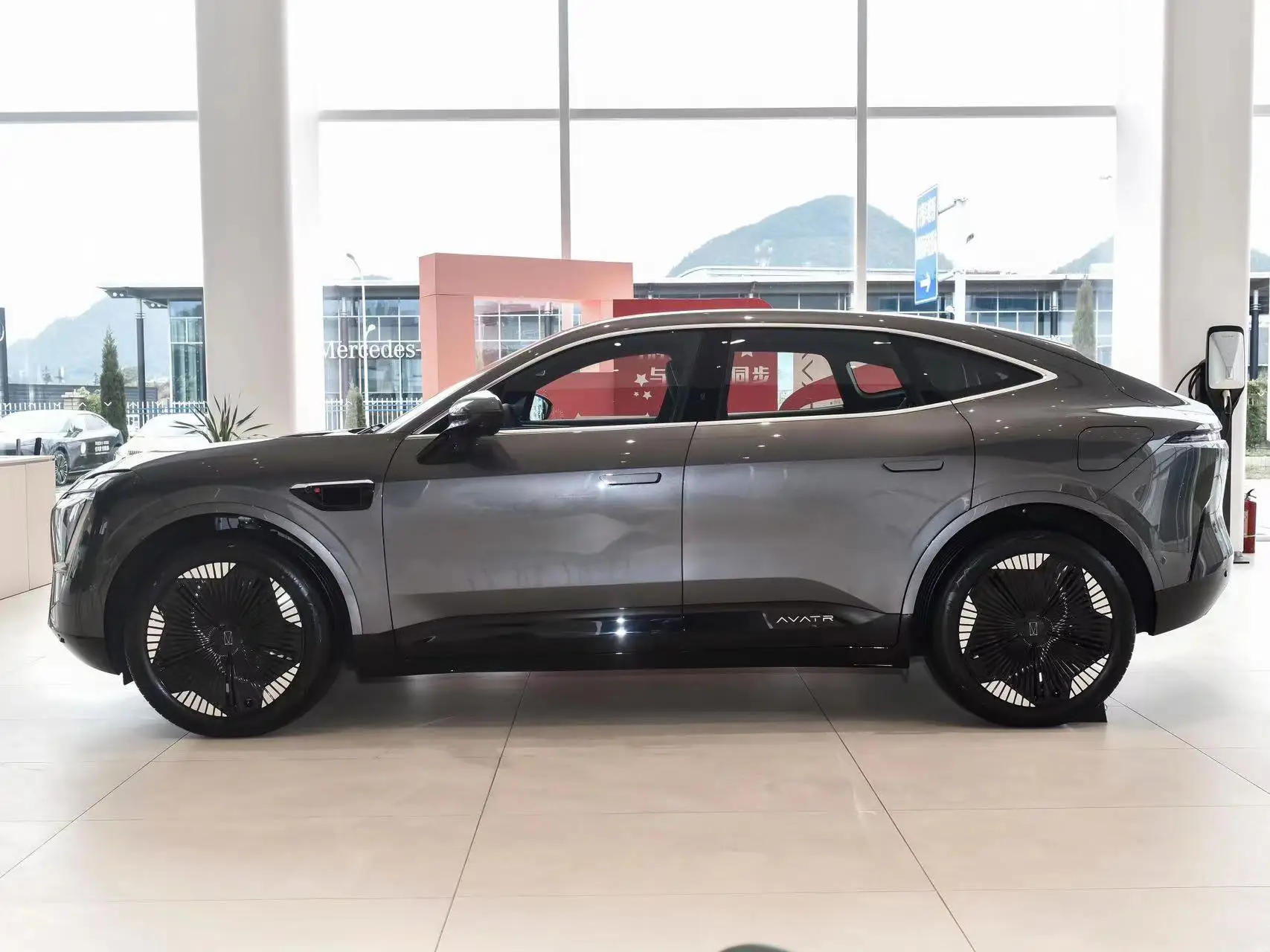 2024 Aweita 11 Electric Vehicle - Luxury SUV with 700KM Range