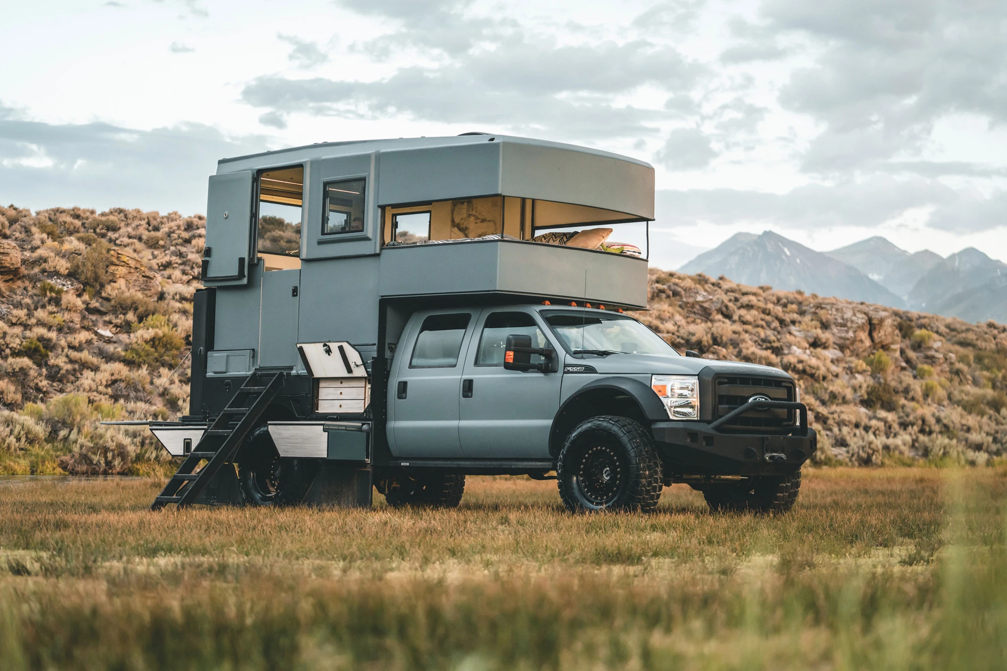 Expedition Pickup 4x4 Luxury Pop Top Truck Camper RV 2024