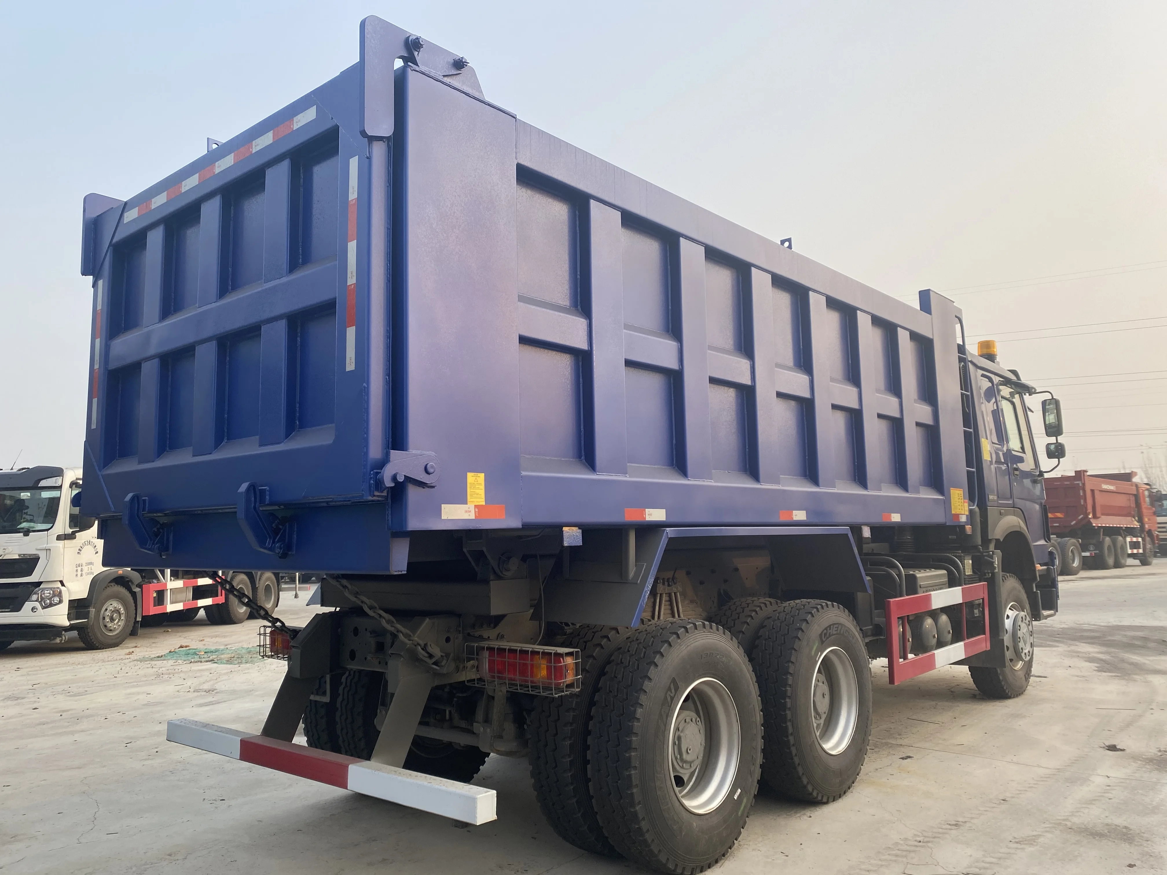 Second Hand 375hp Sinotruk Euro3 Howo Sand Tipper 20 Cubic Meter 25 Ton ...