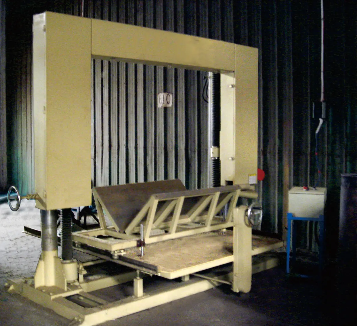 Rock Wool Insulated Pipe Cutting Machine - Buy Rock Wool Insulated Pipe ...