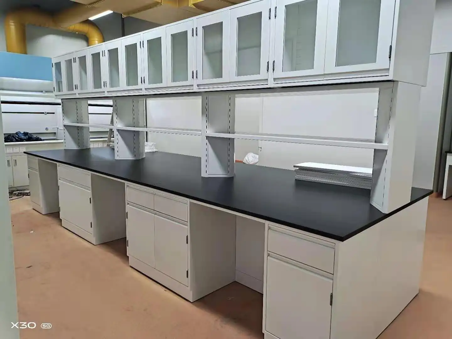 School Lab Table - Durable and Versatile Laboratory Furniture