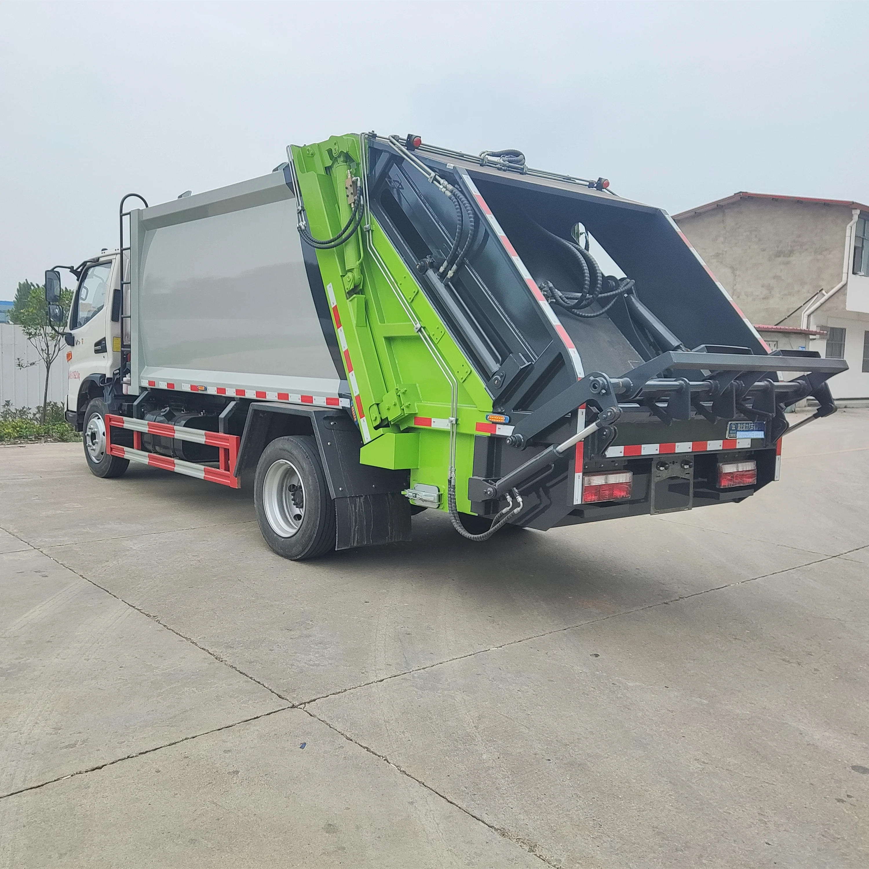 2025 2025 Dongfeng Mini Rear Loader Garbage Trucks Refuse Compactor ...