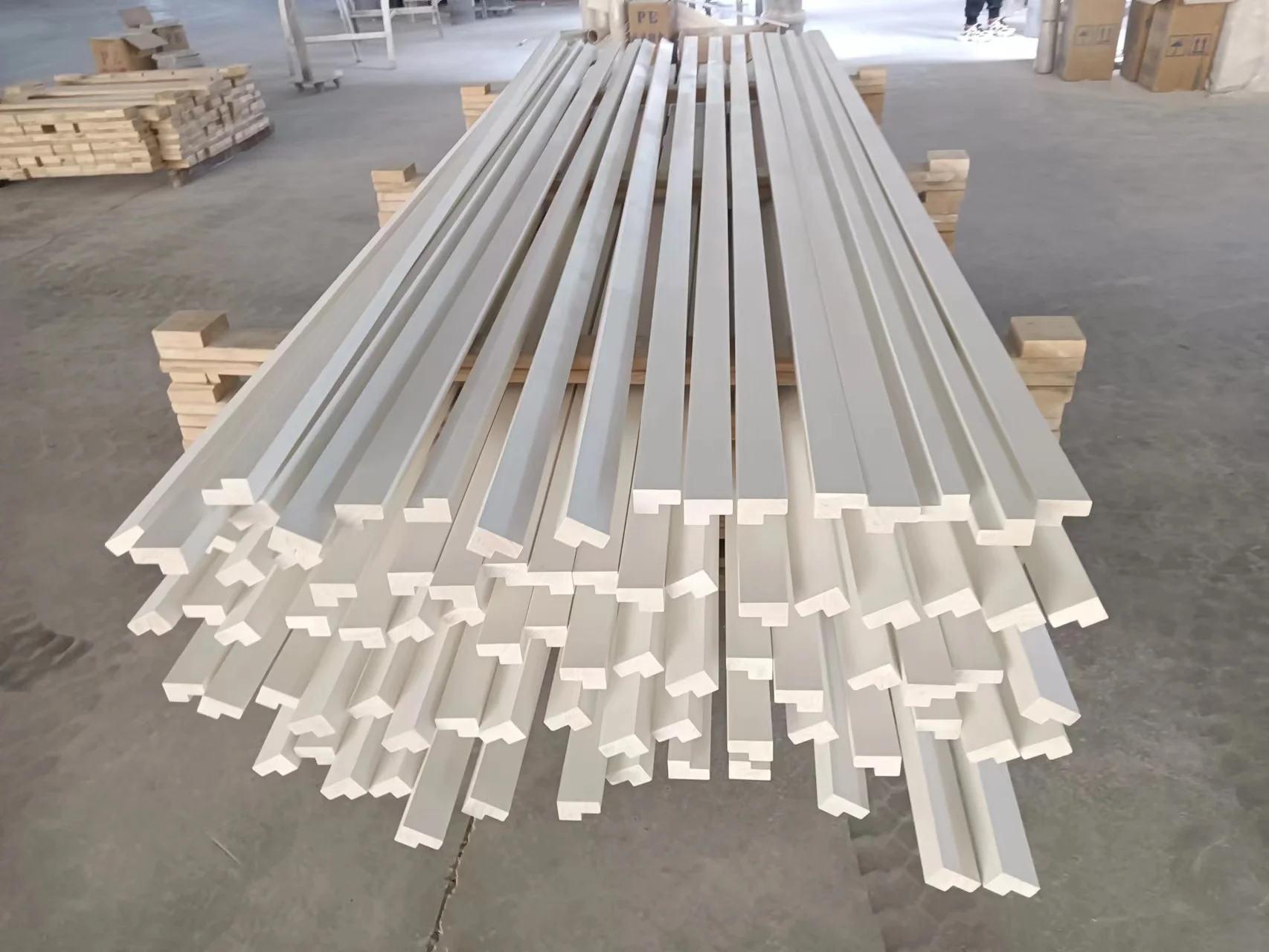 White Primed Waterproof Wood Shutter Component Modern Wood Moulding ...