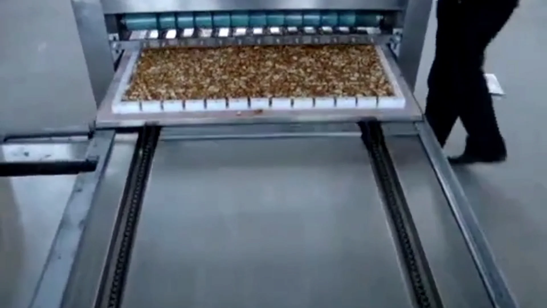 7-shape Size Adjustable Protein Candy Cereal Bar Making Cutting Machine ...