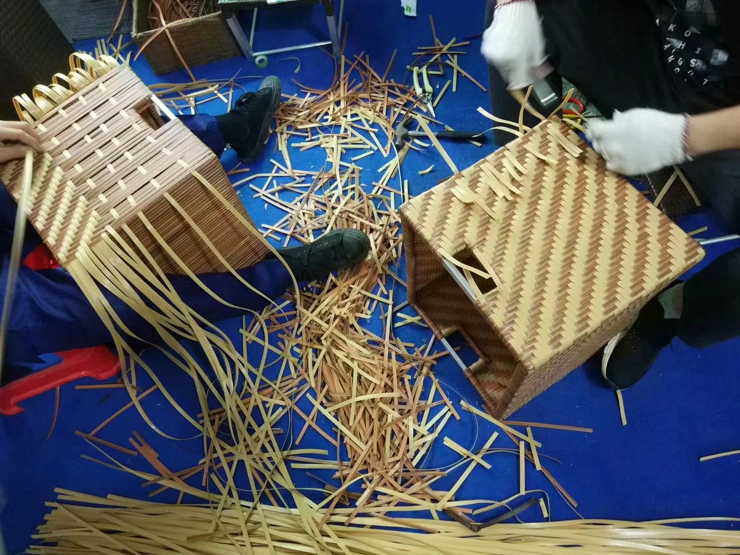 Modern Handwoven Aluminum Skeleton Lined Plastic Trash Can Hotel ...