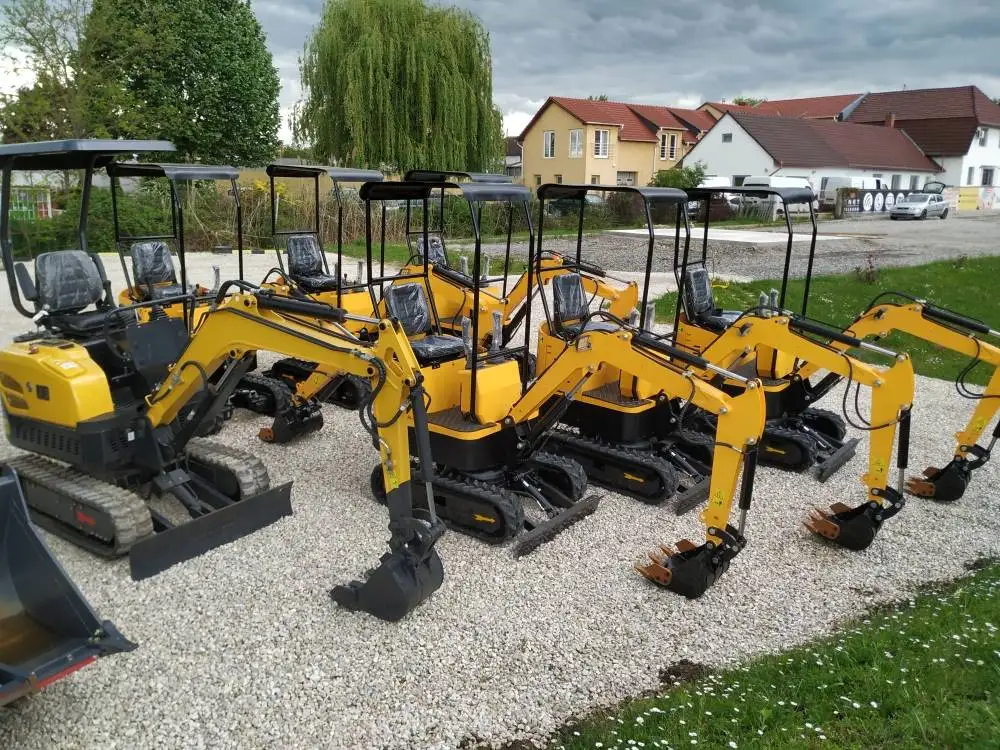 HIGHTOP Mini Diggers - Efficient and Versatile Attachments