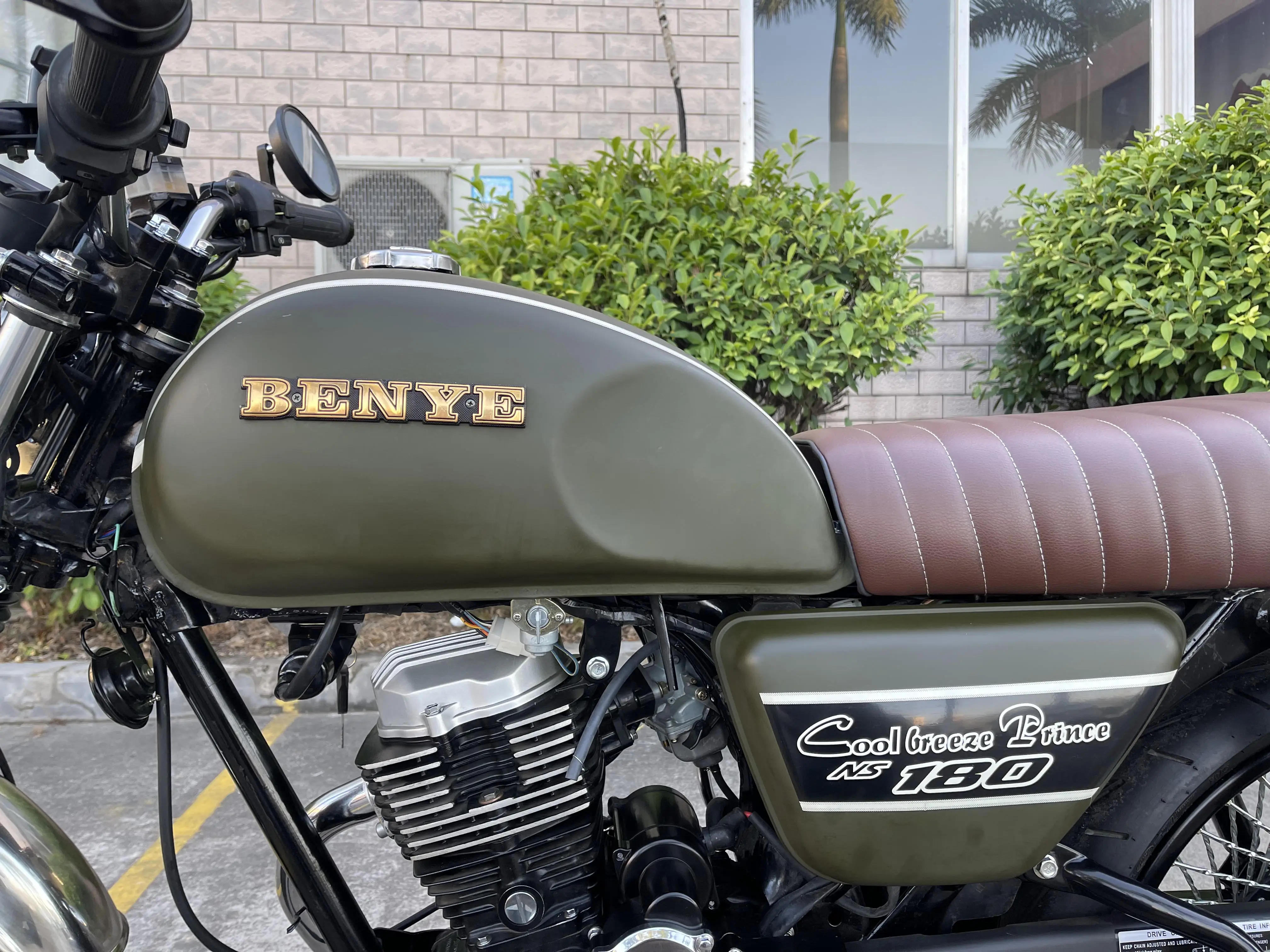 Classical CG Retro Motorcycle - 125cc & 150cc Hot Selling