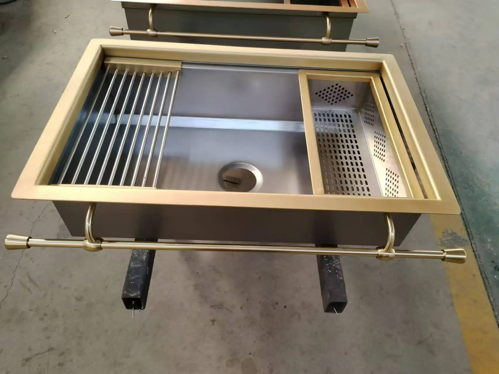 Custom Italian Kitchen Sink - Large Single Bowl Retro