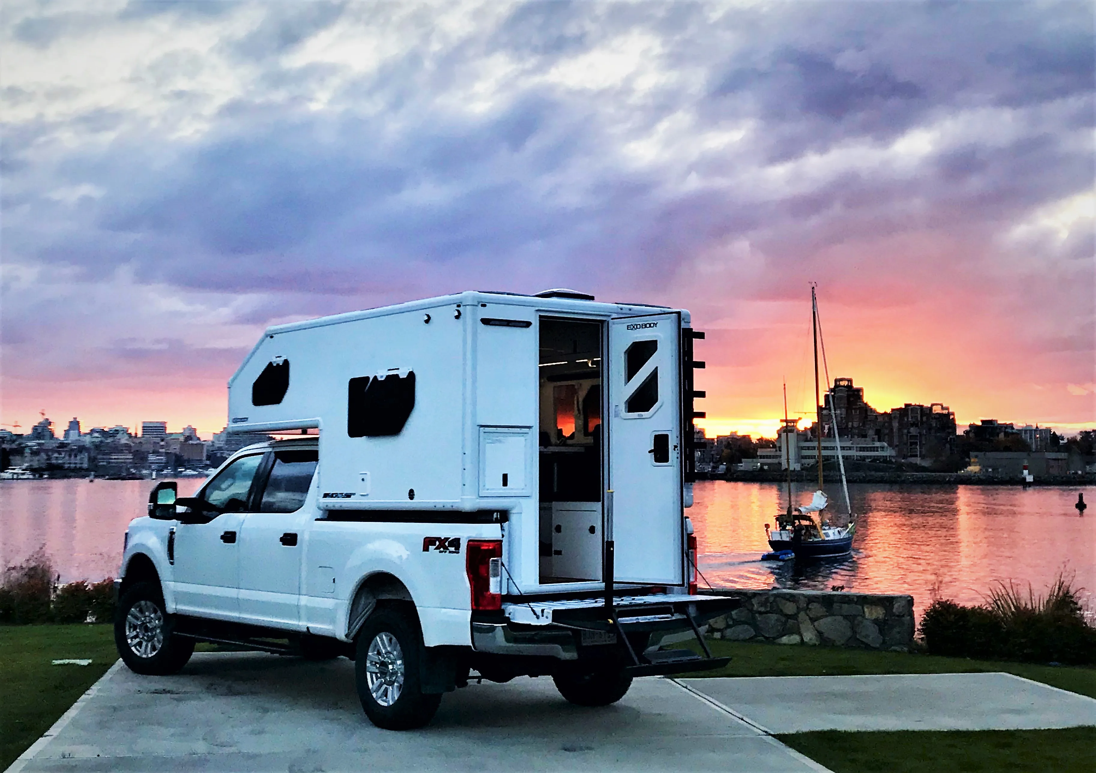 Luxury Pickup Camper - off-Road 8ft Truck Camper for Sale