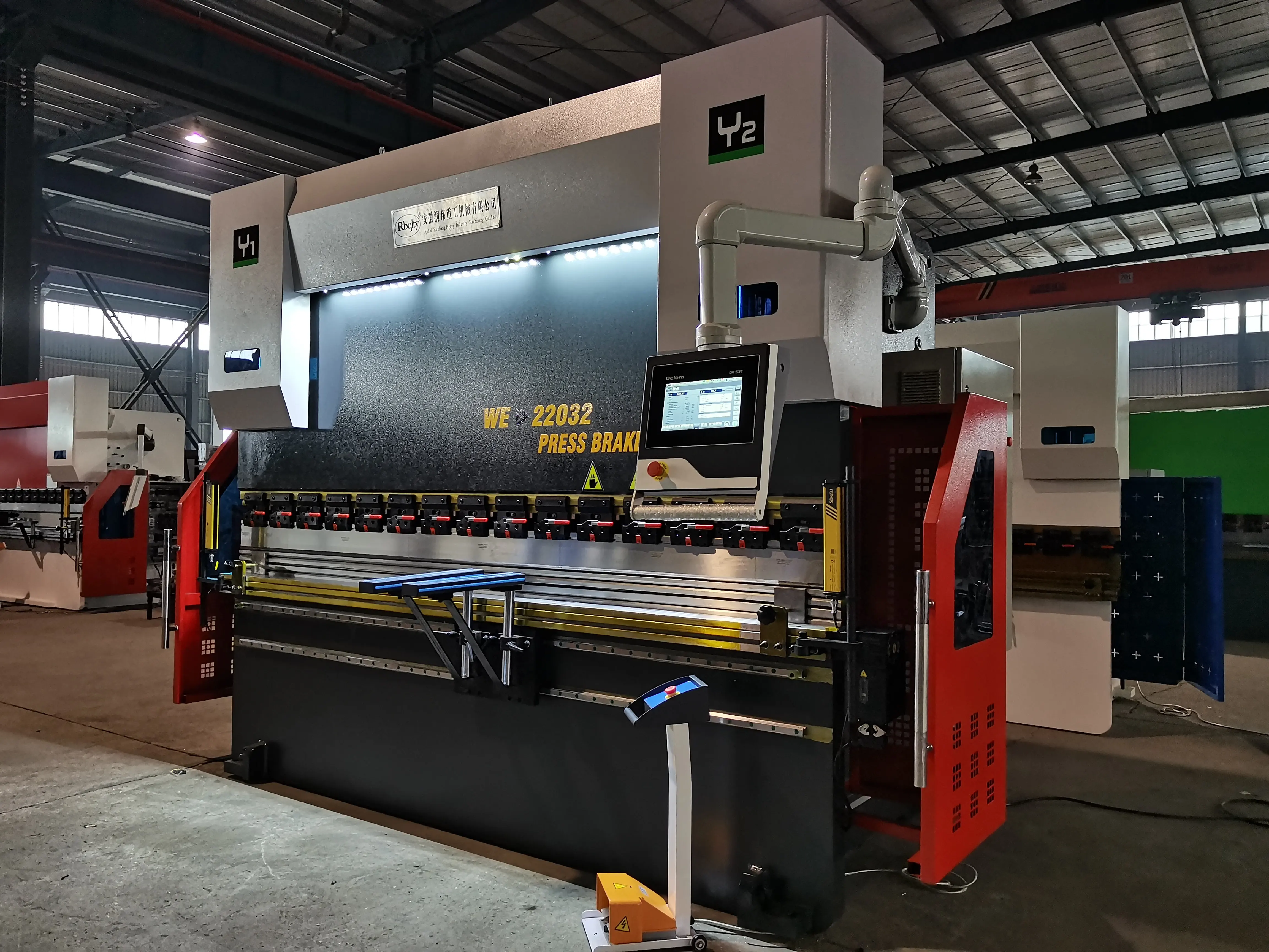 220T/3200 Hydraulic CNC Bending Machines with DA53T Controller