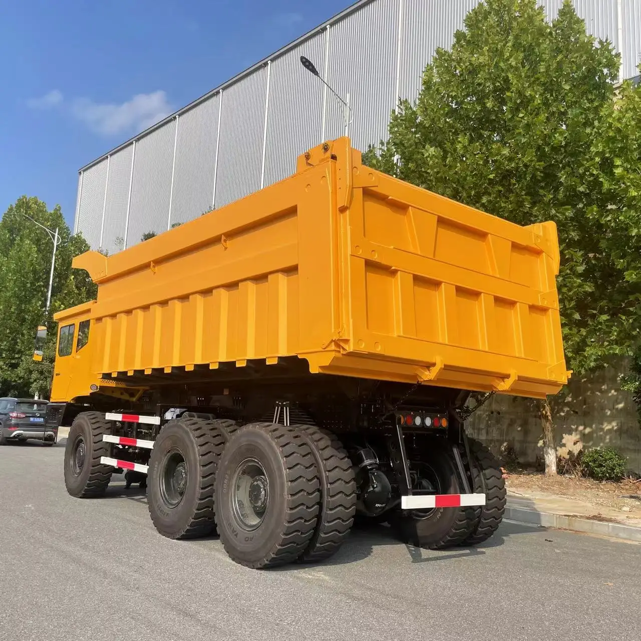 Heavy duty 370kW Electric Mining Dump Truck 138tons 60CBM 6x6 drive ...