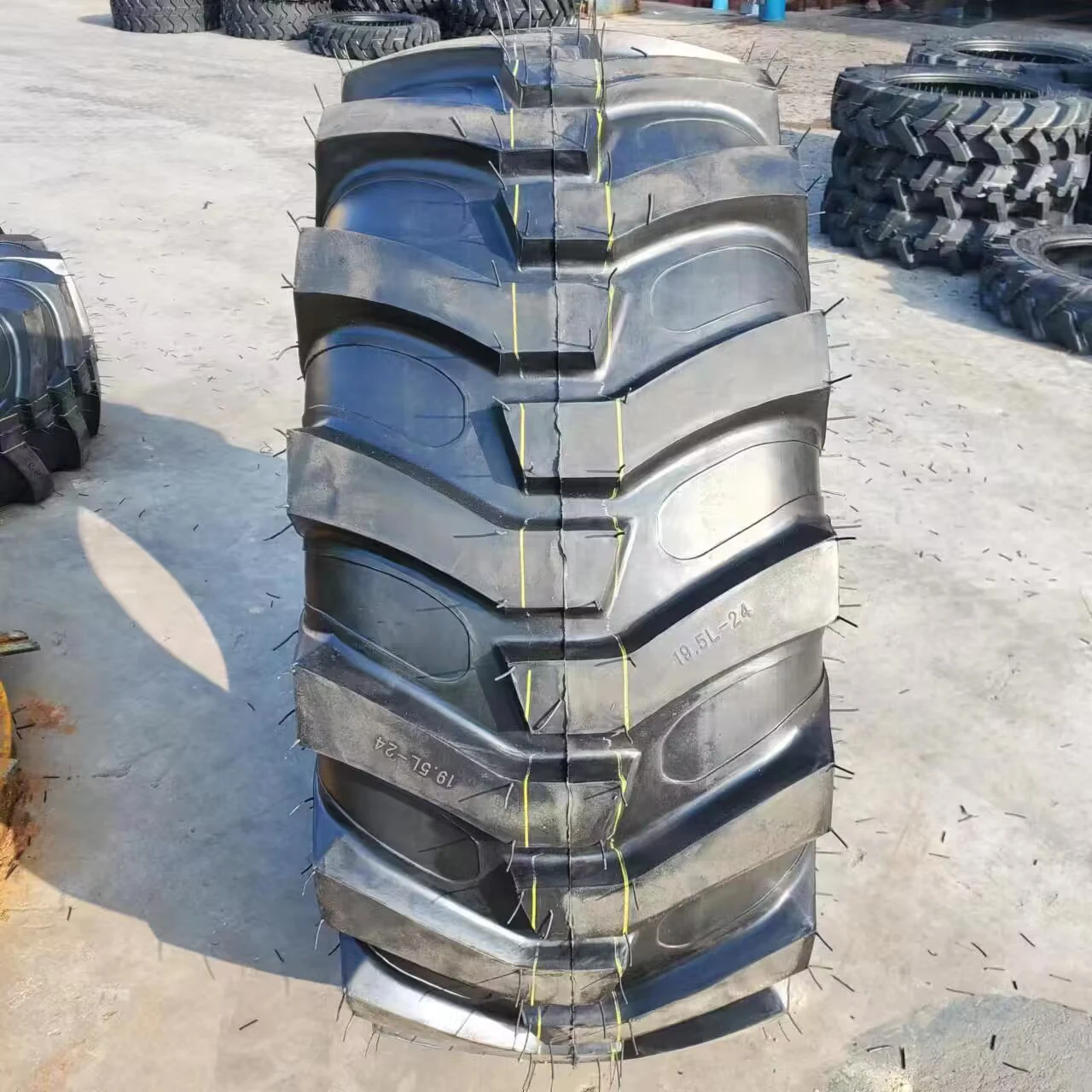 Replacement Retroexcavadoras Terex Tx60b Front Tyres Wheel 12.5-18 Size ...