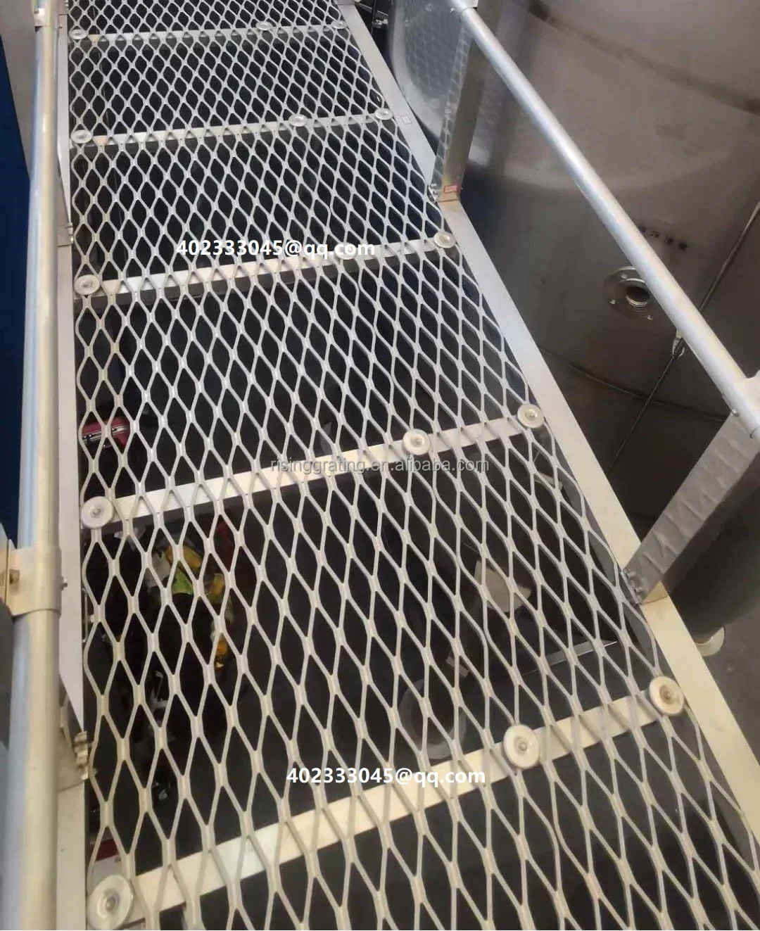 Roof Top Aluminum Walkway - Durable & Anti-Slip Grating