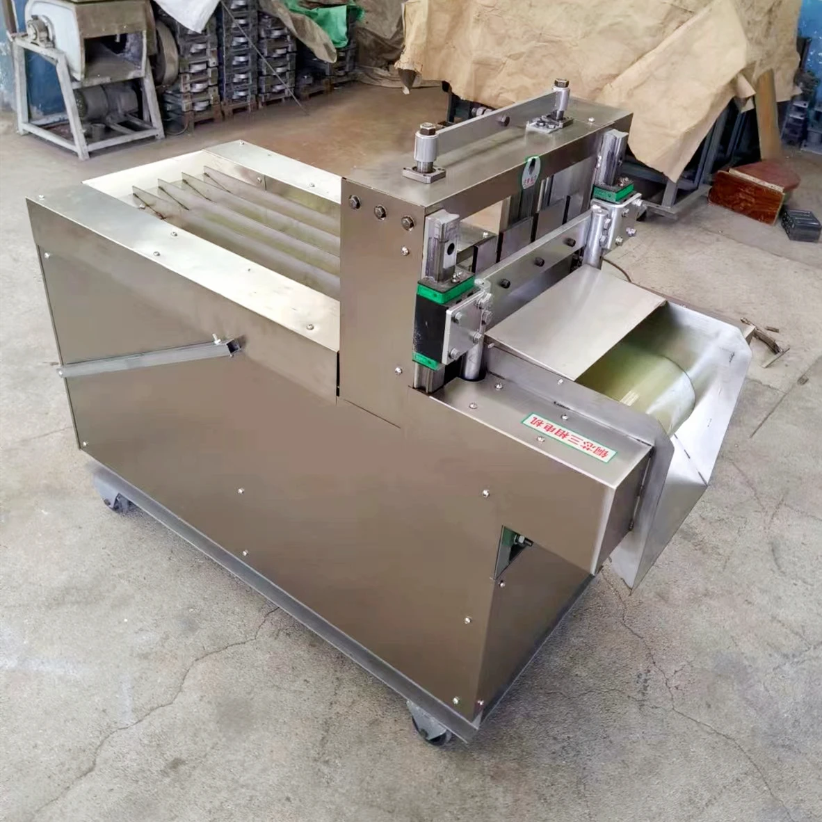 Portable Herb Cutting Machine - Efficient & Easy Operation