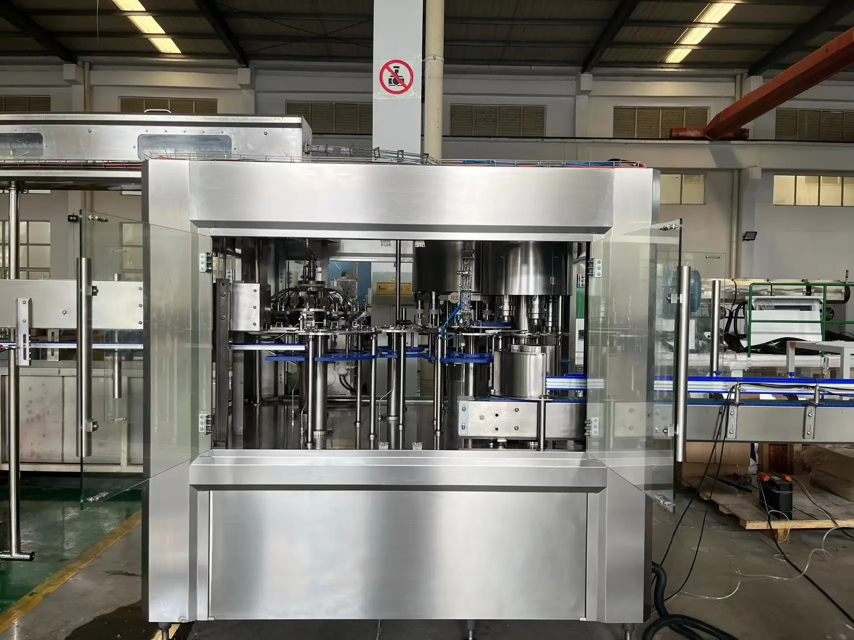 Faygo Union Automatic PET Bottle Blowing Machine - High Speed & Efficiency
