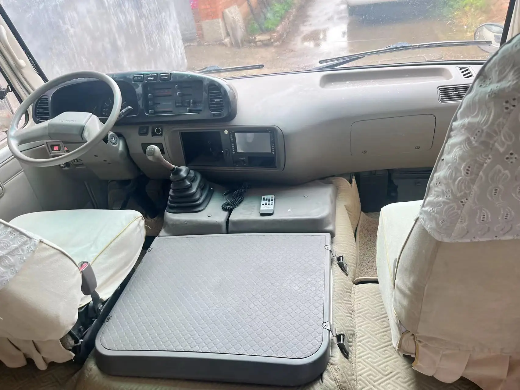 30 Seater min Bus toyota coaster Van toyota Bus Left Hand Driving 30 ...