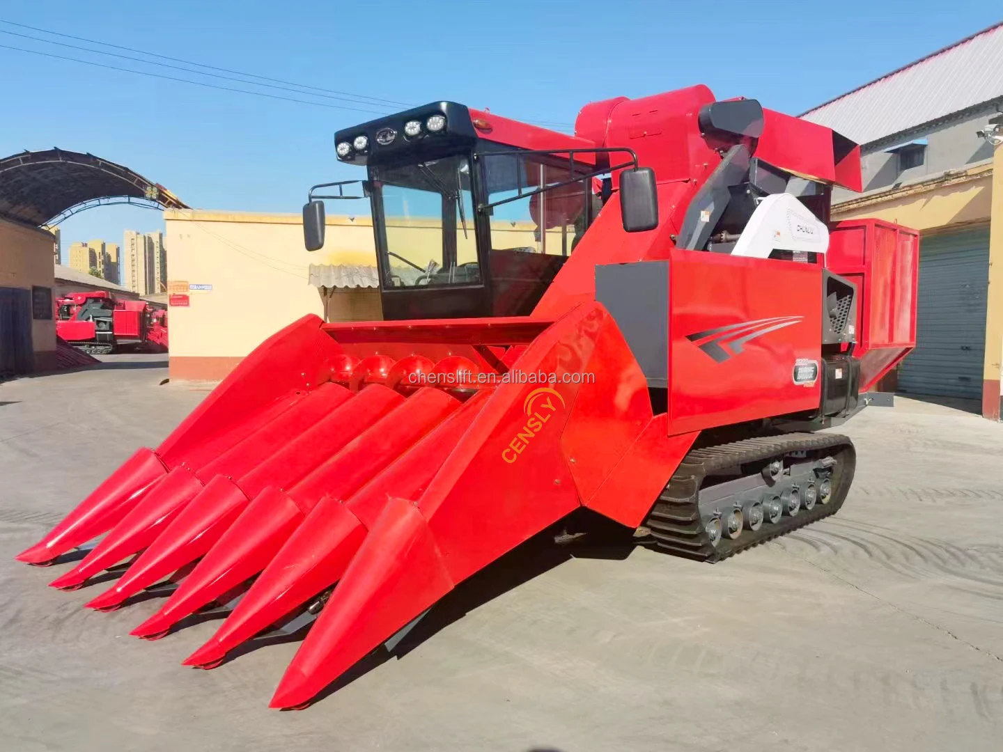 Fresh Sweet Corn Cob Combine Harvester Crawler Corn Pasture Forage ...