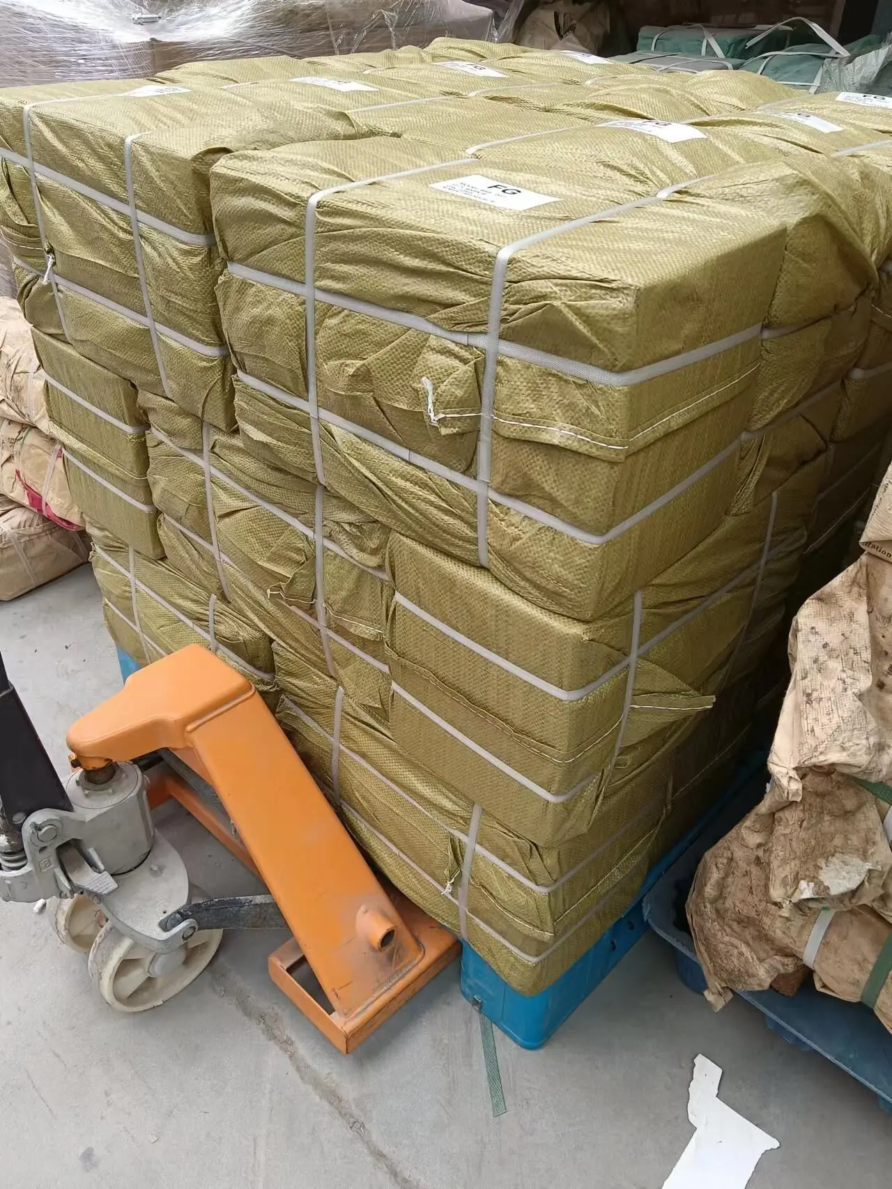 France Auto Spare Parts Spark Plug 7700500155 3707110-e1400 Spark Plug ...