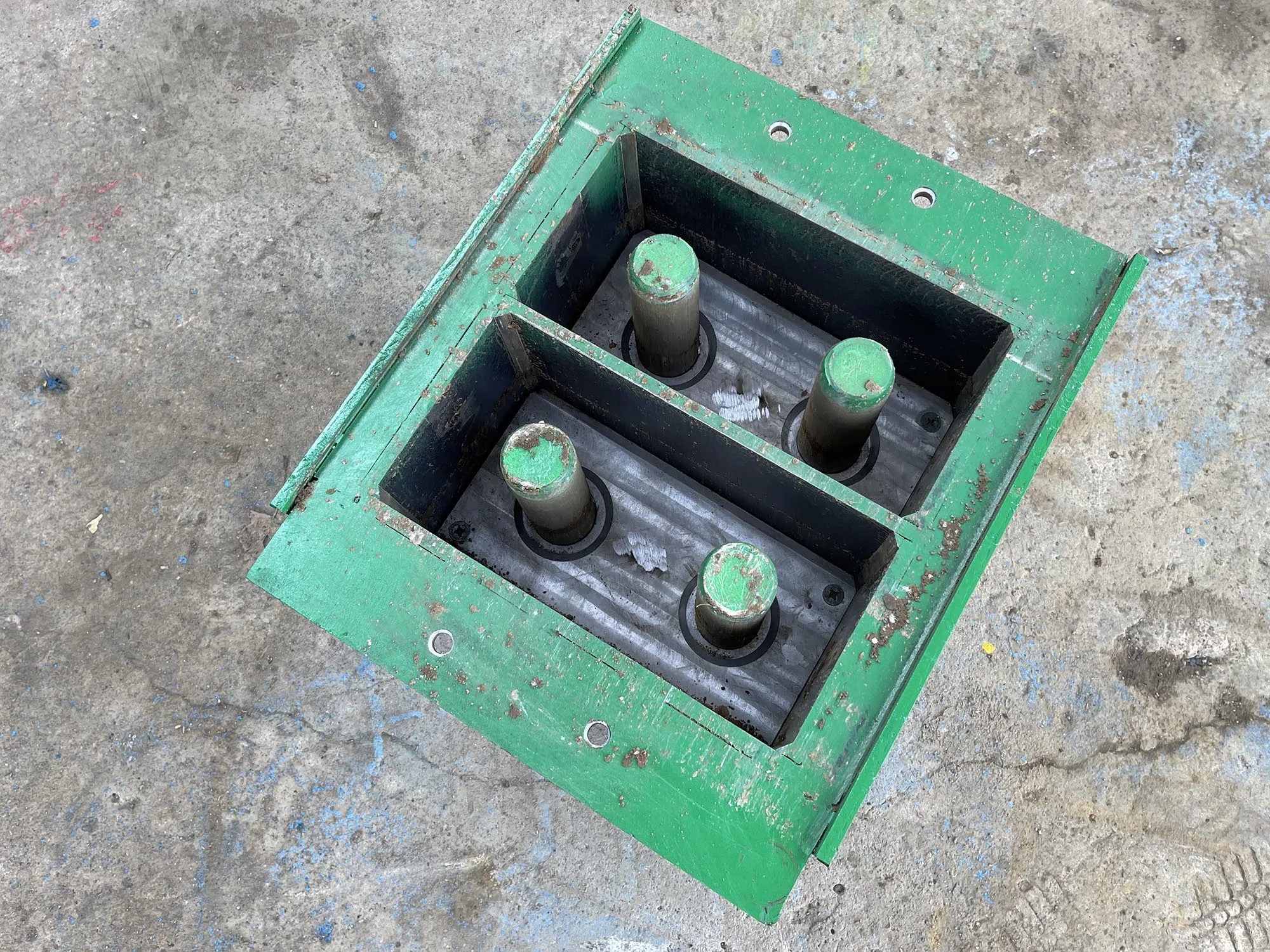 Clay Interlocking Brick Block Mold - Durable & Efficient